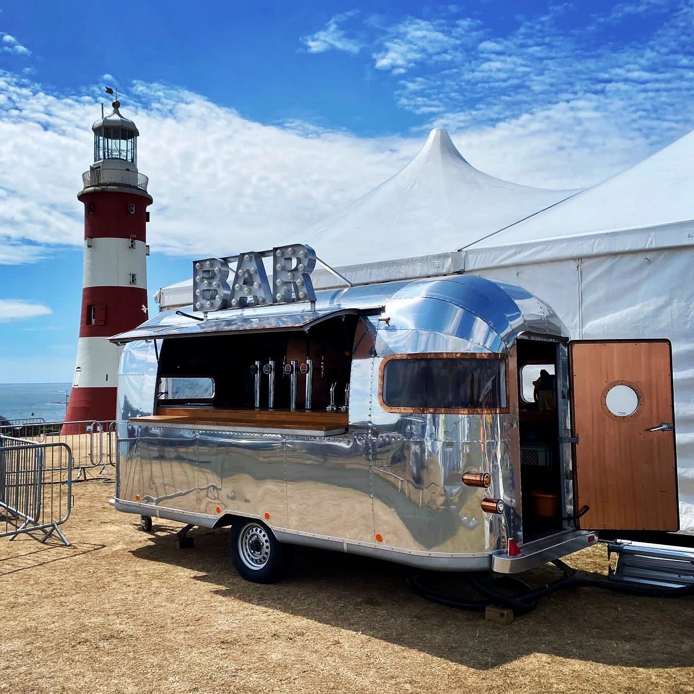 Airstream Bar Hire | Quirky Group