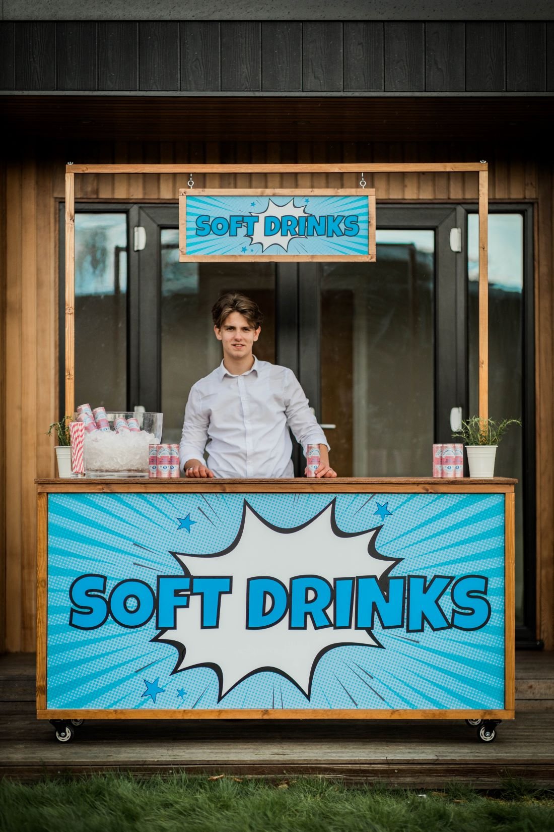 Six Foot Fully Branded Bar Hire | Quirky Group