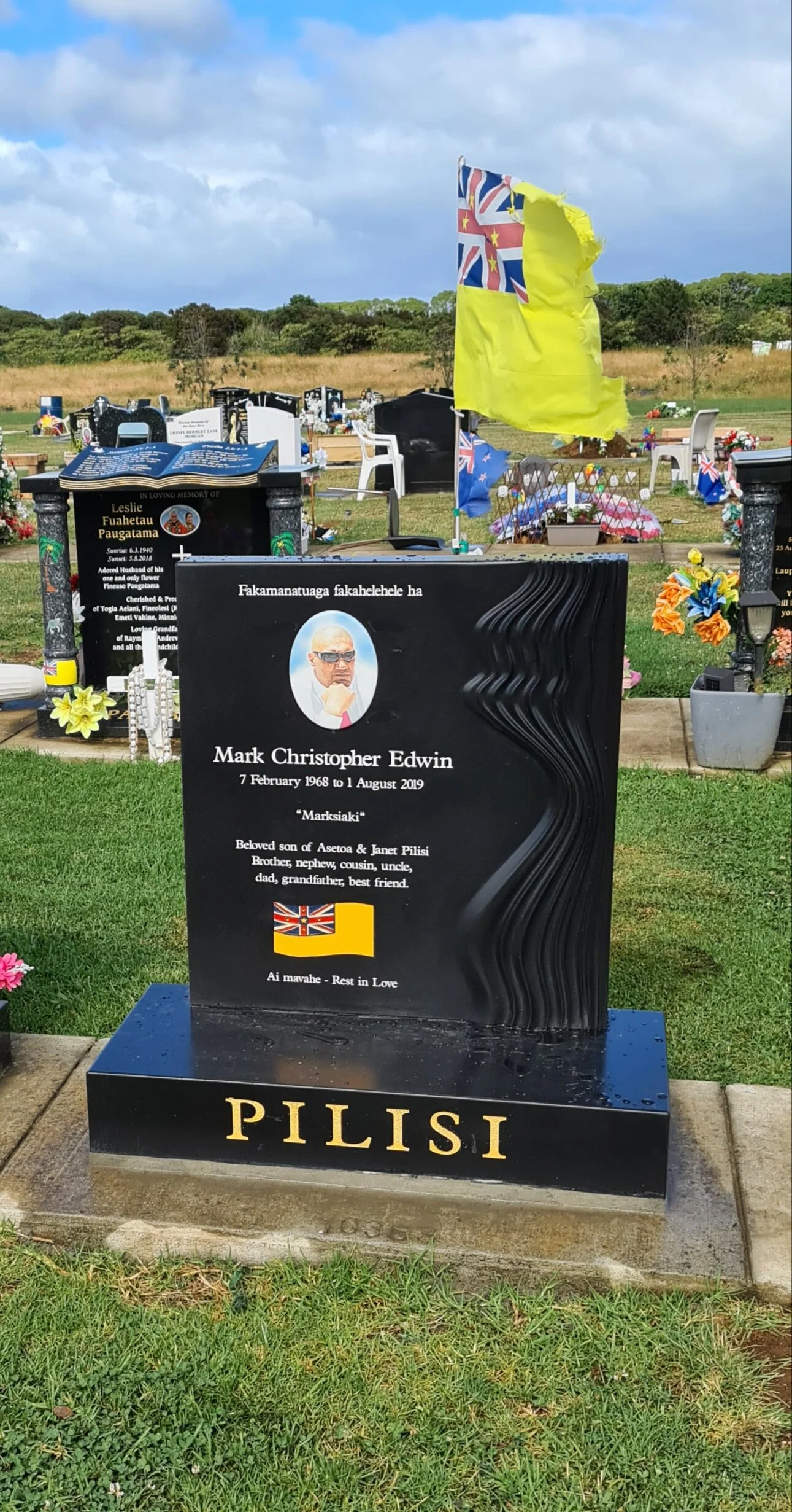 NZ Headstones and Plaques. LifeStone NZ Memorials