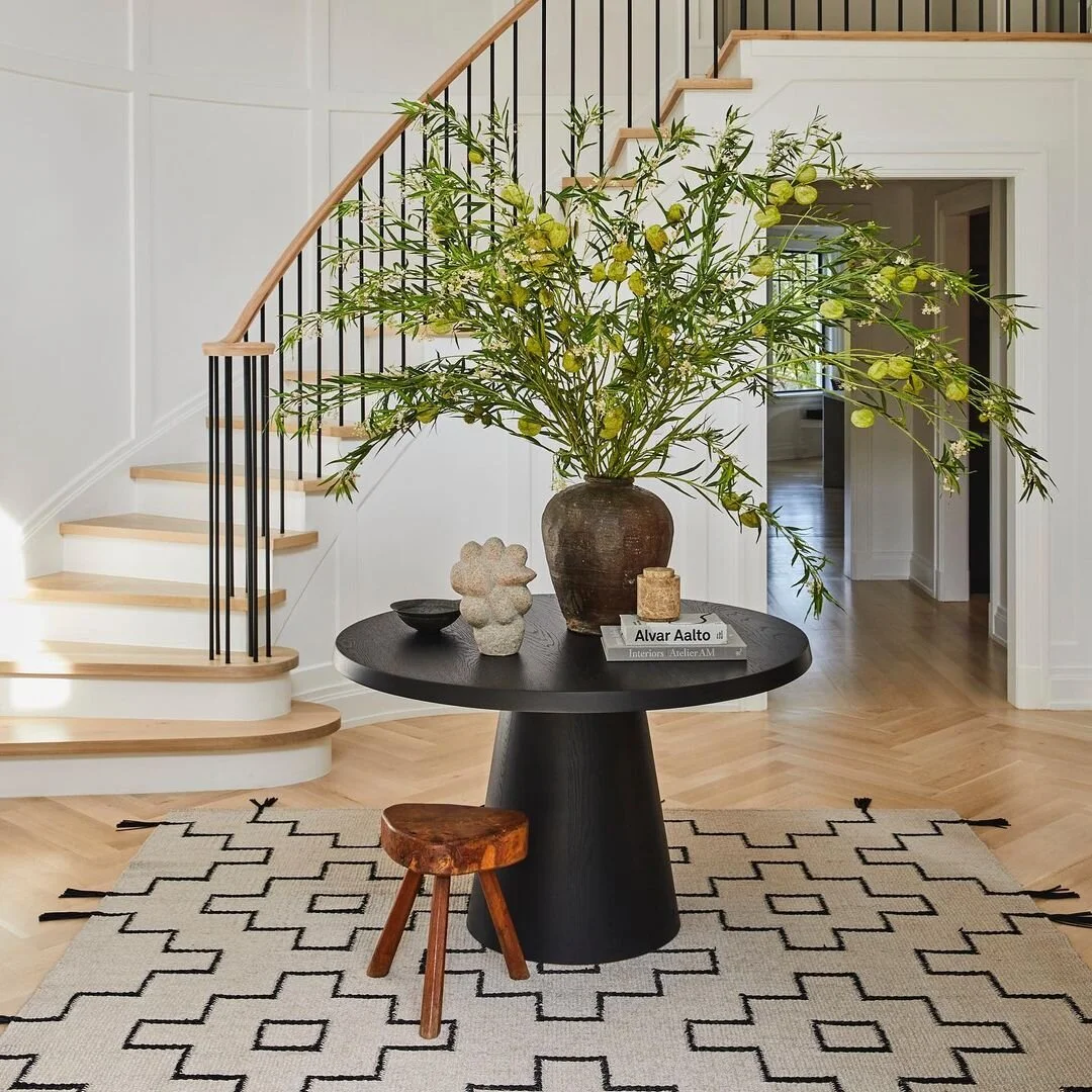 How To Style A Round Entry Table STEP BY STEP GUIDE 10 Photos