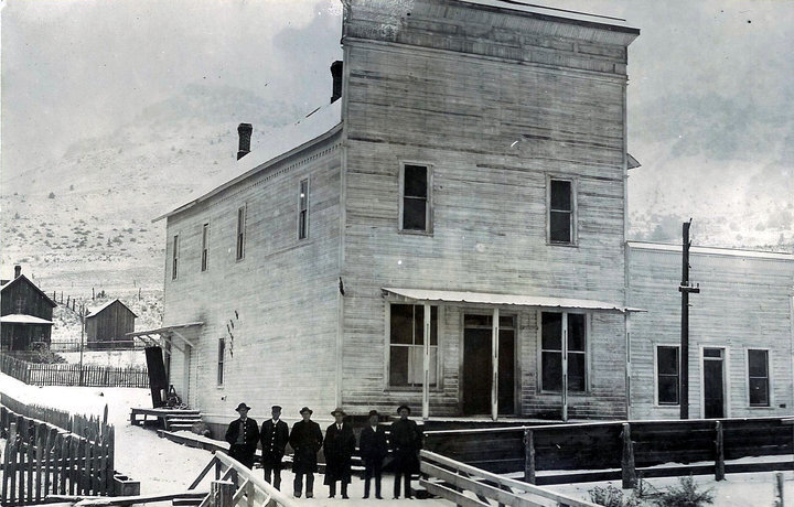 About — Mitchell, Oregon - Gateway to the Painted Hills