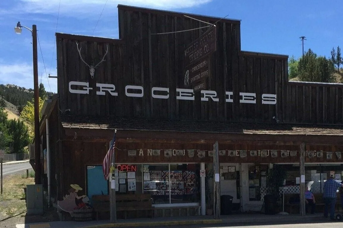 Mitchell, Oregon - Gateway to the Painted Hills