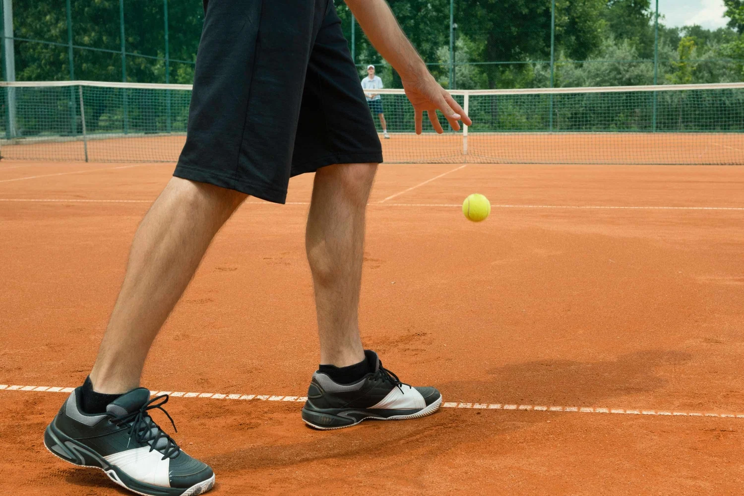 Why Do Tennis Players Bounce The Ball Before Serving? — Tennis Lessons ...