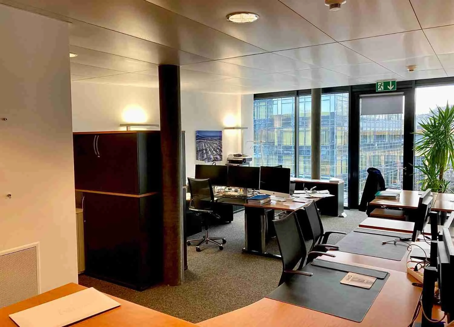 Company address Zug — F TRUST