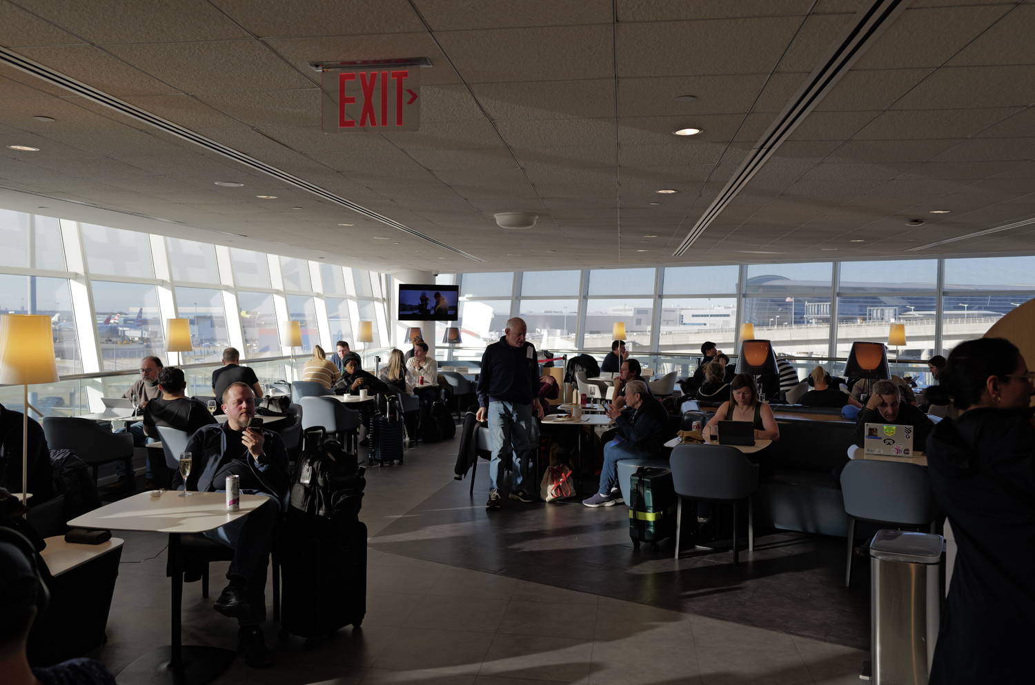 Review: Air France Lounge at New York Kennedy Airport (JFK) Terminal 1 ...