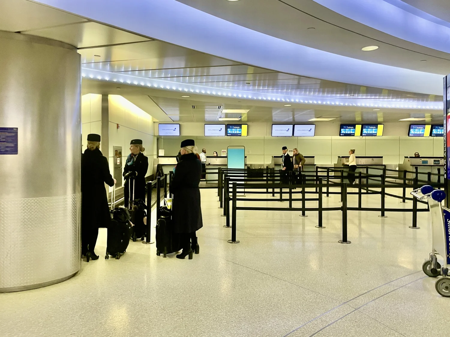 Icelandair Economy Class Review: FI622 Newark Airport (EWR) to ...