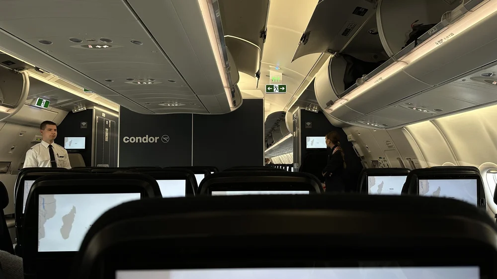 Condor Economy Class Review: DE2016 Frankfurt Airport (FRA) to New York ...