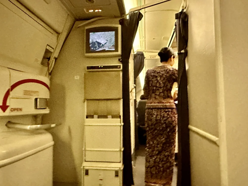 Singapore Airlines Economy Class Review: SQ25 New York City (JFK) to ...