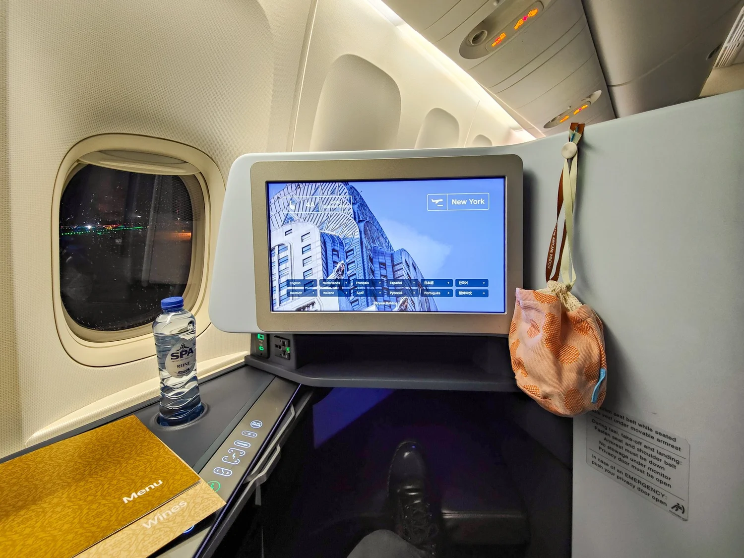 KLM Business Class Review: KL0643 Amsterdam Schiphol (AMS) to New York ...