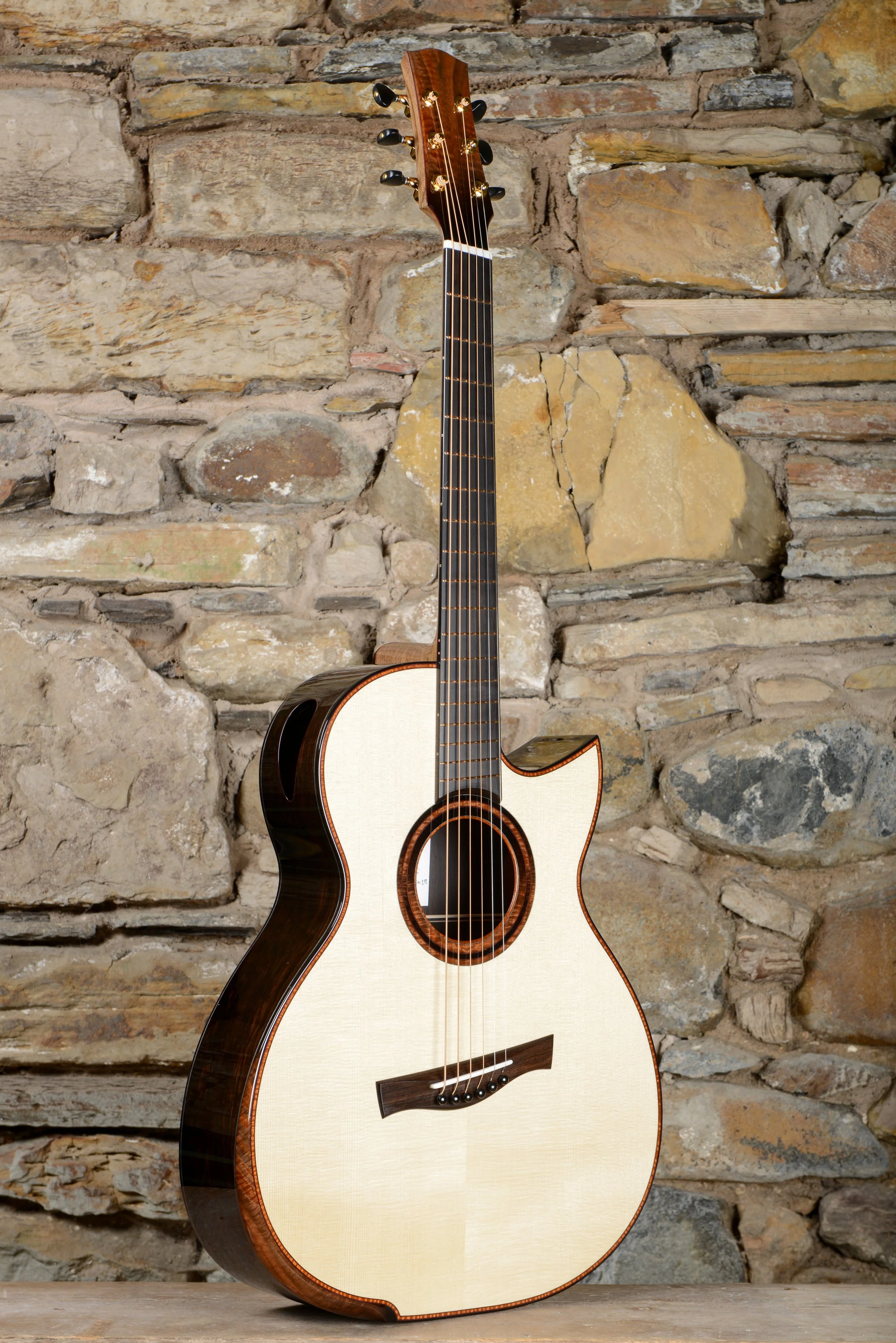 Tirga Mhor — Taran Guitars