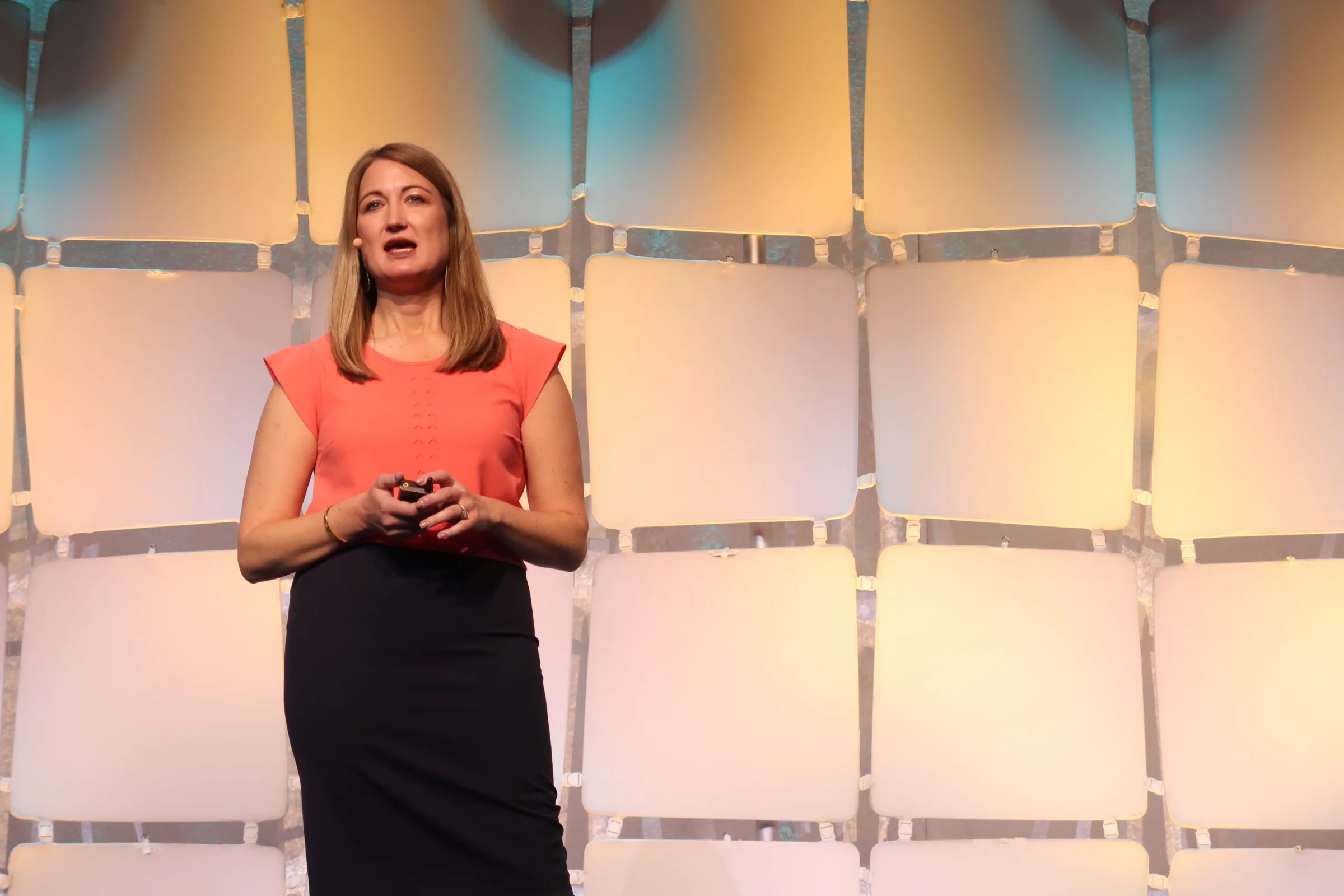 Lindsey Roy — Charlotte Raybourn