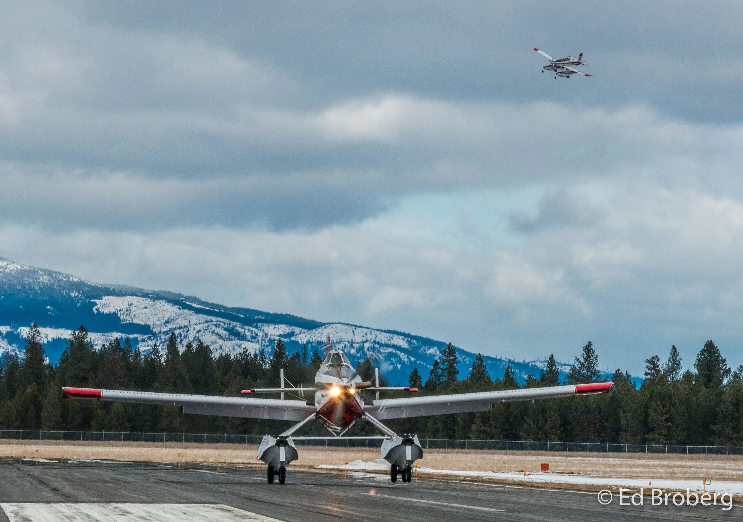 Wildfire News and Air Tanker Images — Dauntless Air