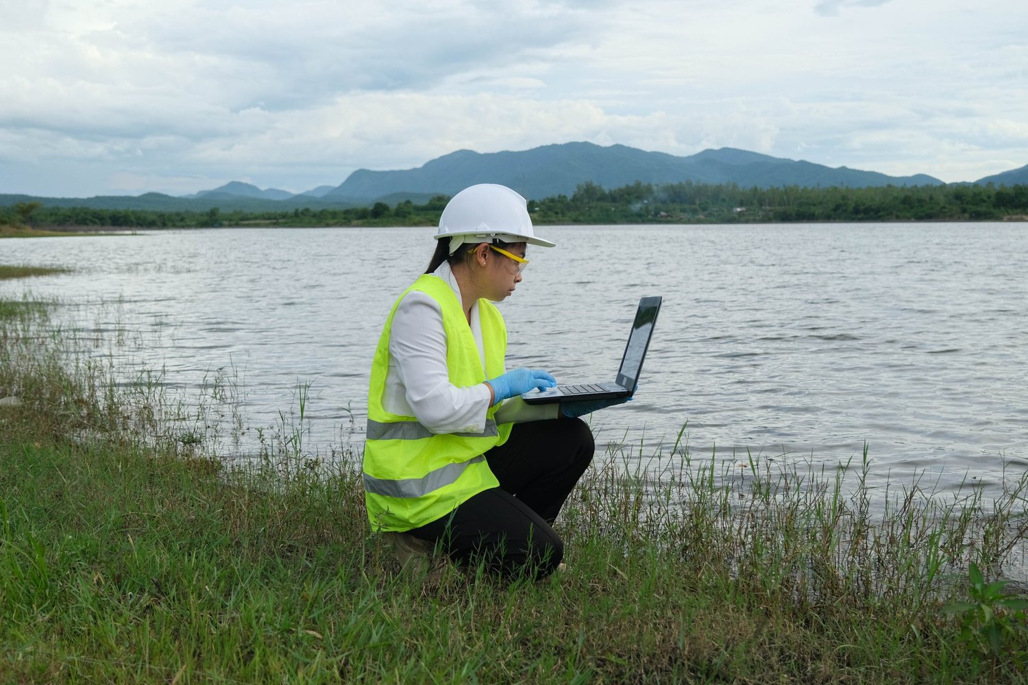 AWM INSTRUMENTS - Water Quality Management Instrumentation Equipment ...