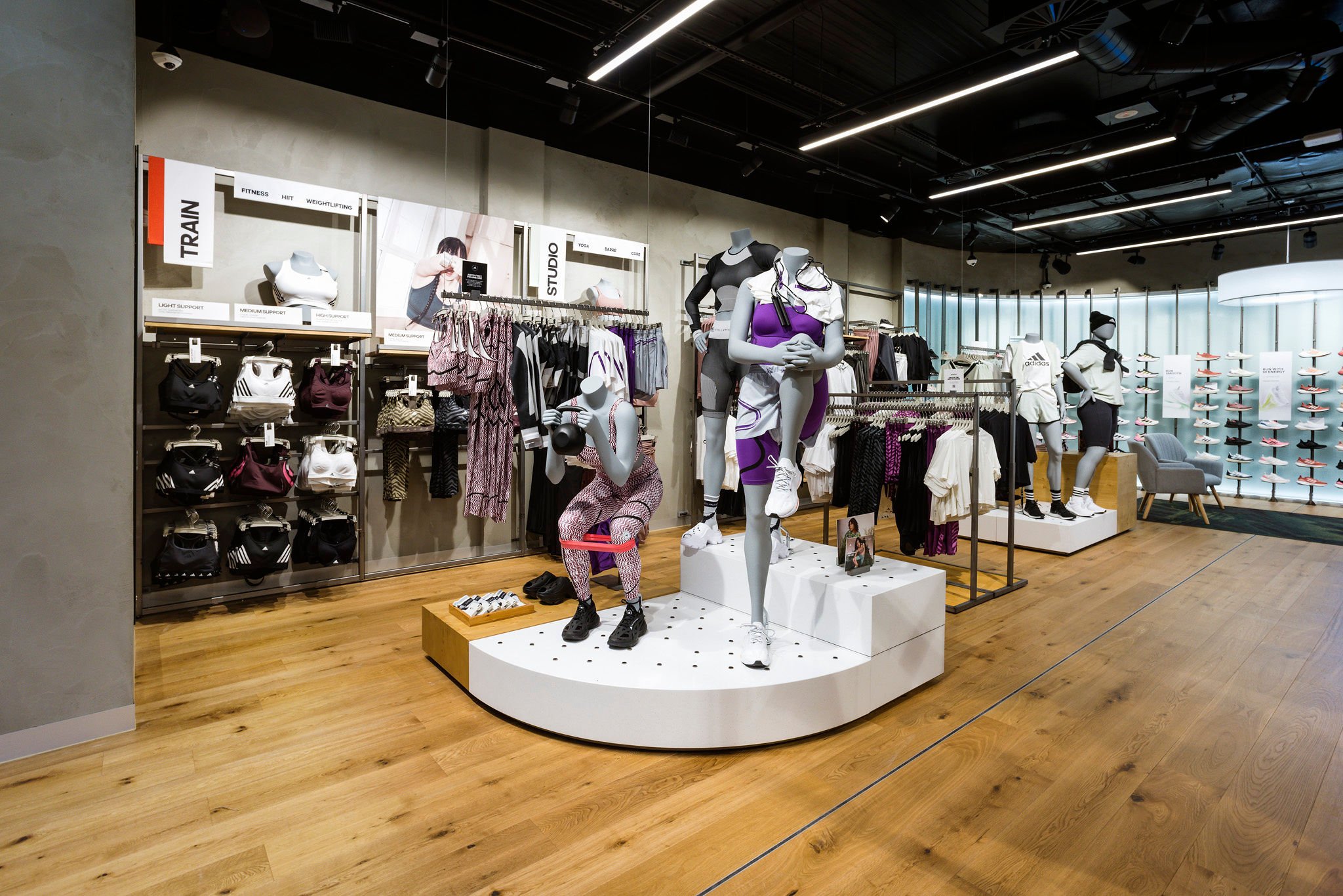 Adidas, Chadstone | Studio Grayscale