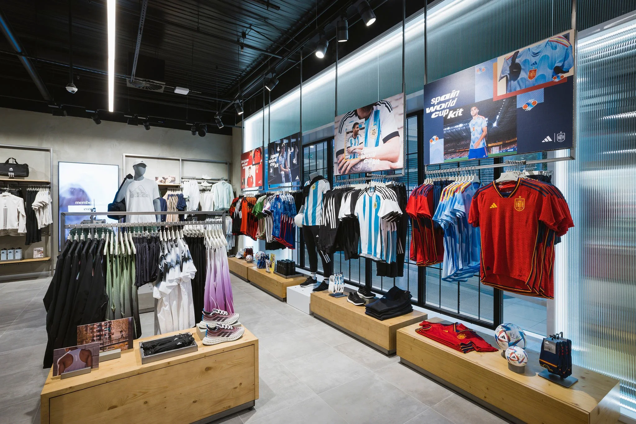 Adidas, Chadstone | Studio Grayscale