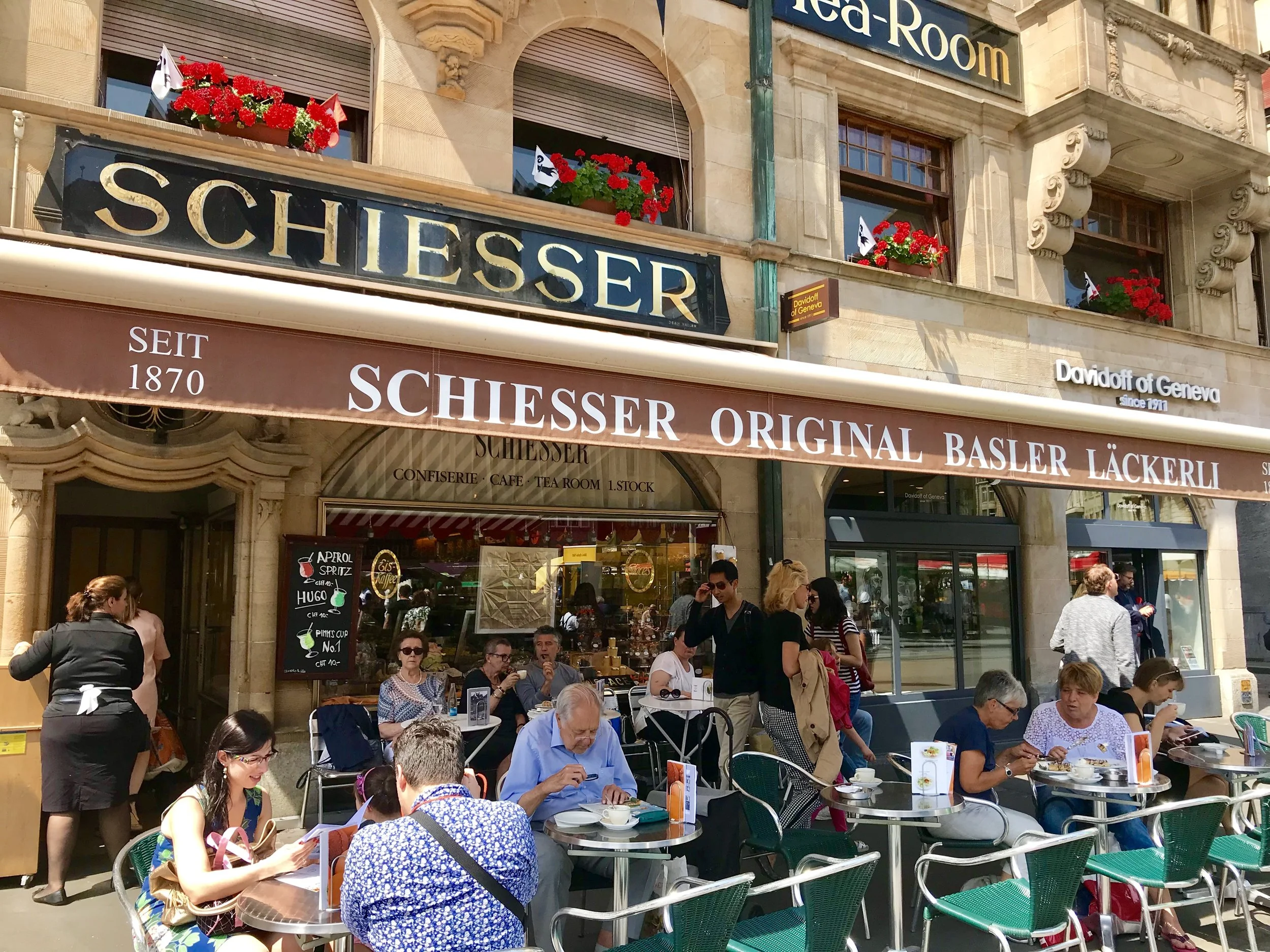 Flugzeug Auswertbar Marmor cafe schiesser basel Säugetier Fluss Taiko Bauch