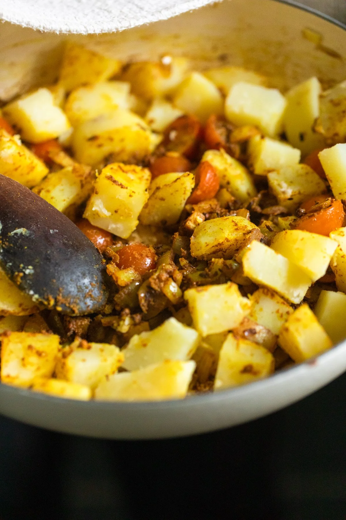 Potato, Spinach & Tomato Curry - Madeleine Olivia