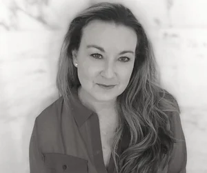 S8. E17: Stephanie Downs: Revolutionizing the Leather Industry ...