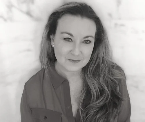 S8. E17: Stephanie Downs: Revolutionizing the Leather Industry ...