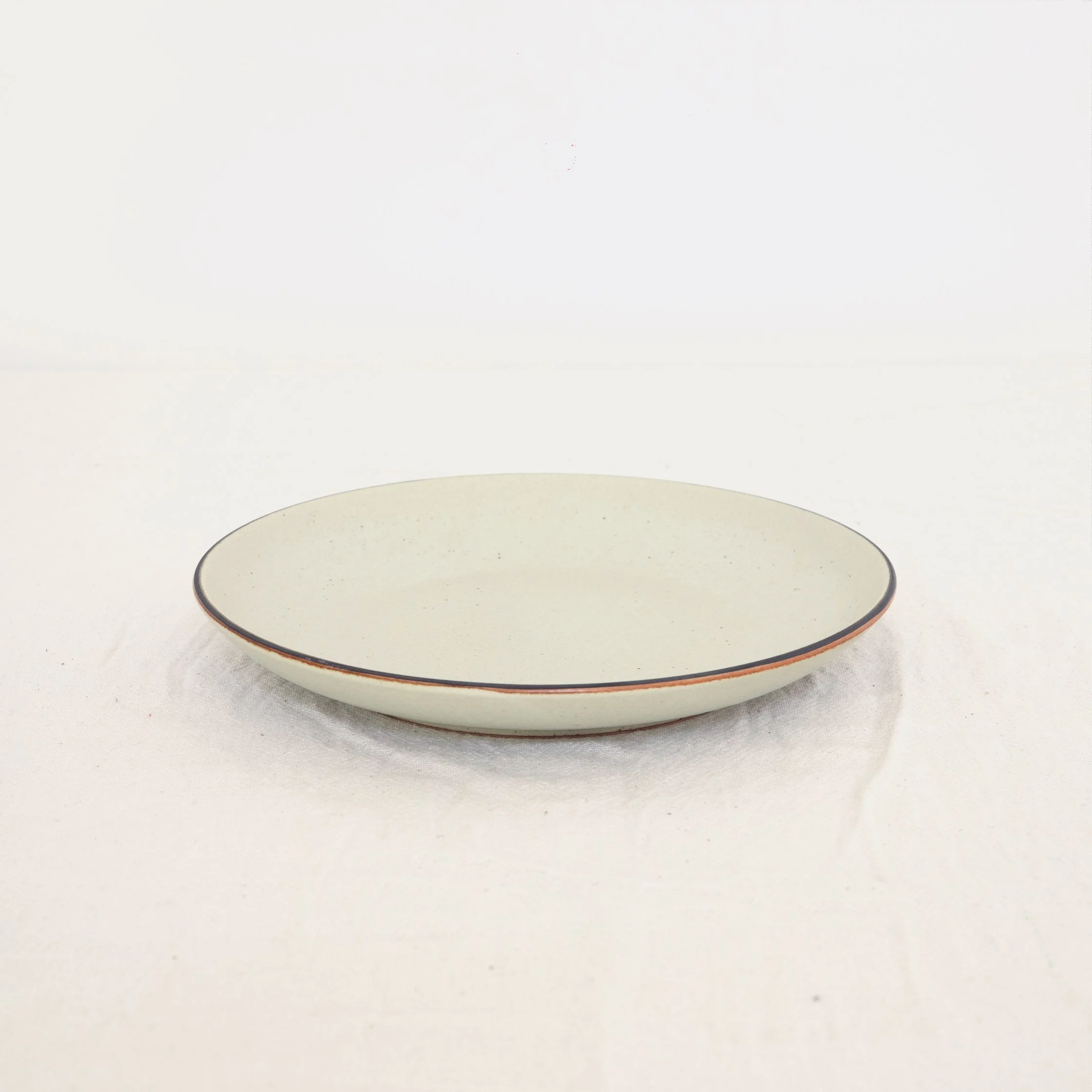 16'96 Concepts | Yangon Furniture — နှမ်း ပန်းကန်ပြား | Nhan Dinner Plate