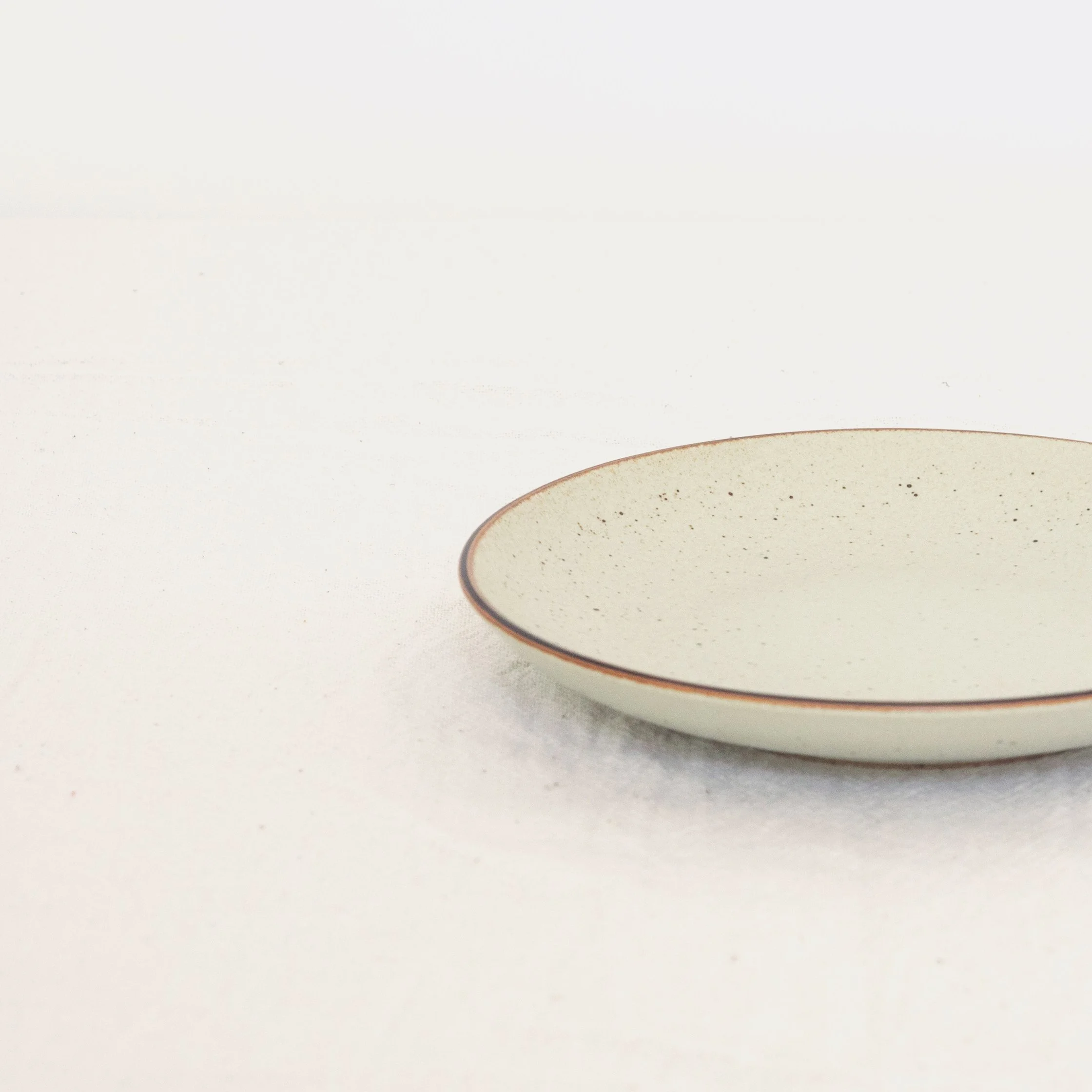 16'96 Concepts | Yangon Furniture — နှမ်း ပန်းကန်ပြား | Nhan Dinner Plate