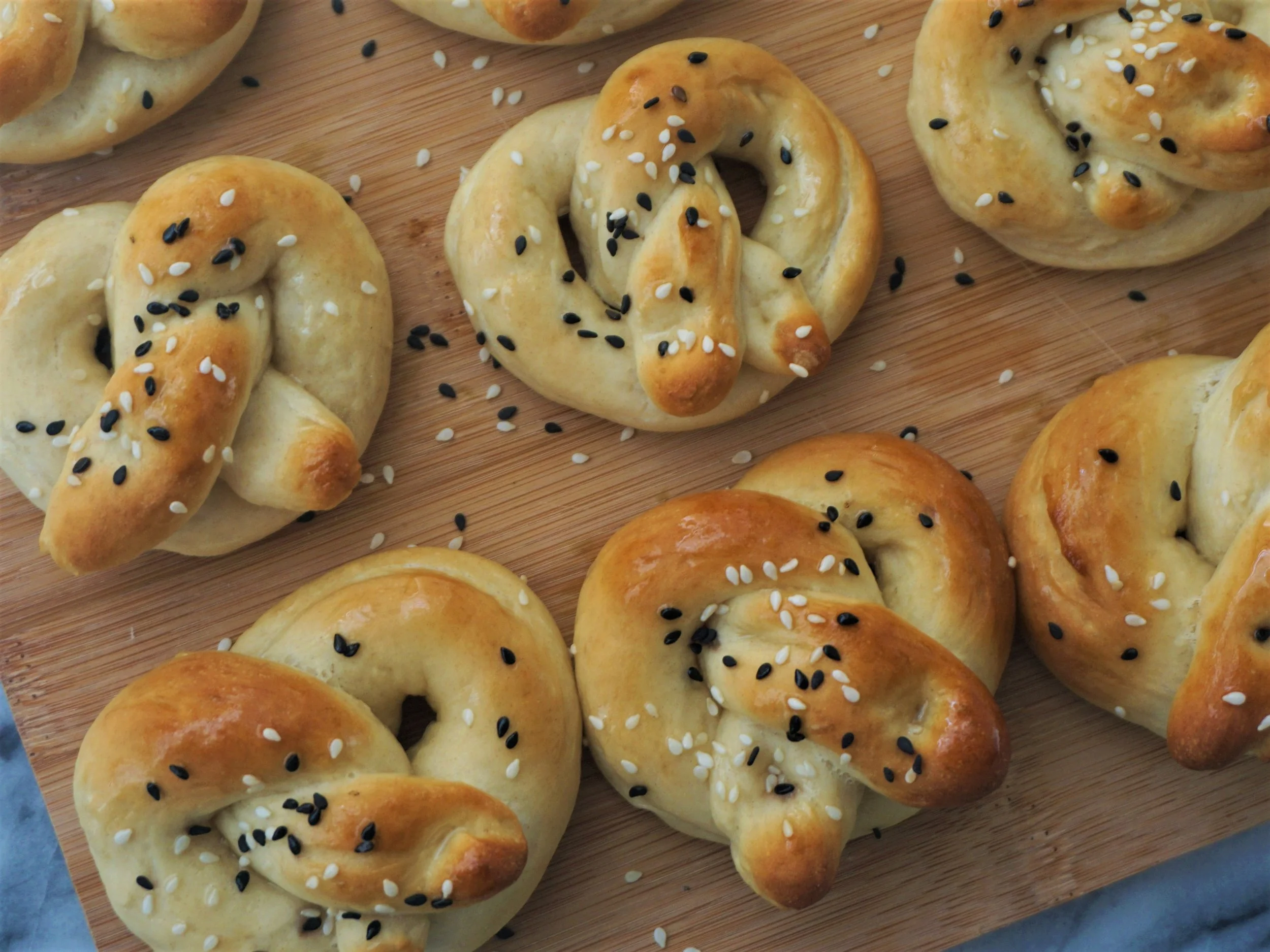 Mini Sesame Soft Pretzels — The Gut Nursery