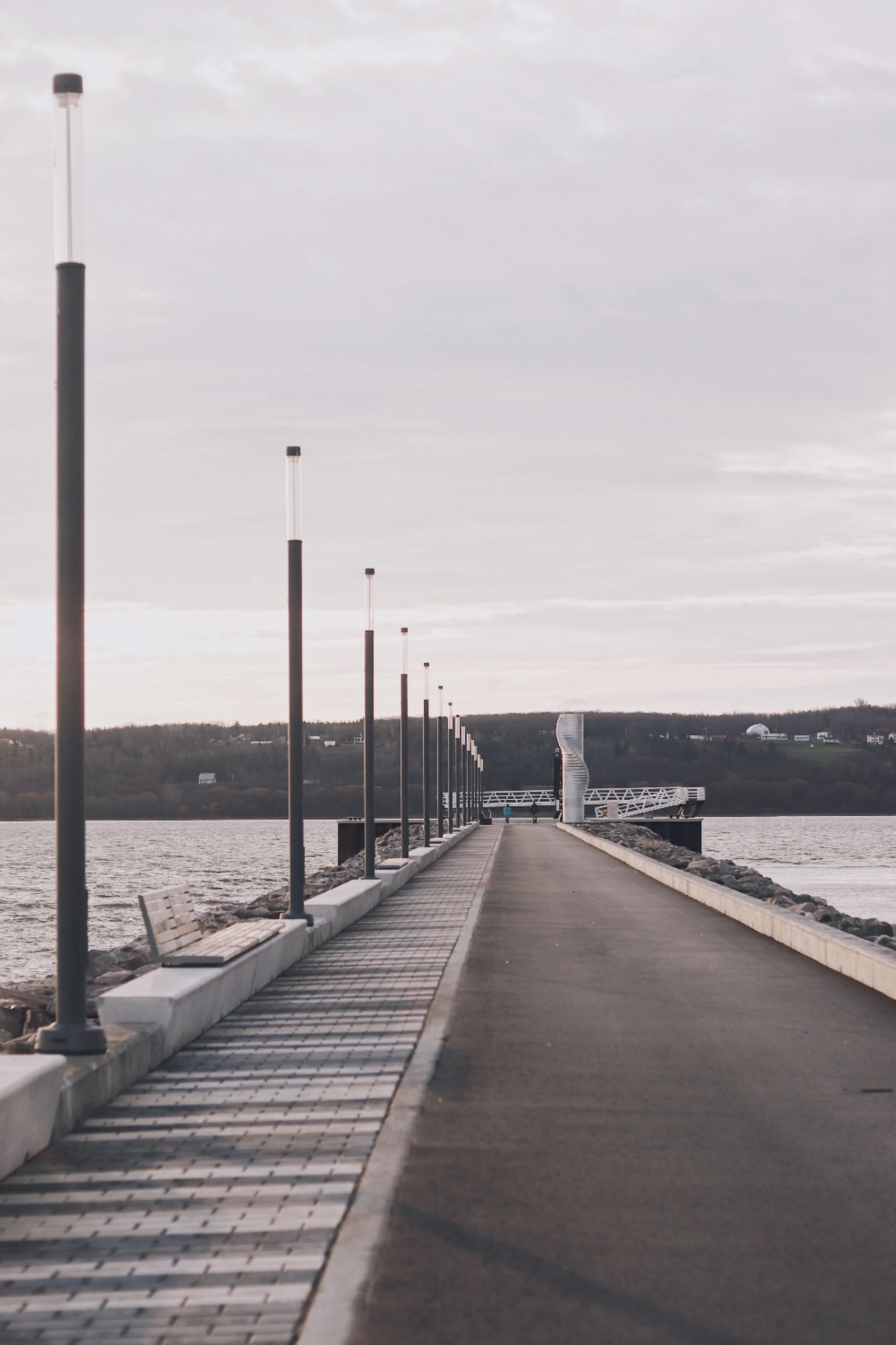 [Québec, Côte-de-Beaupré] Quai de Sainte-Anne-de-Beaupré, Quai de la ...