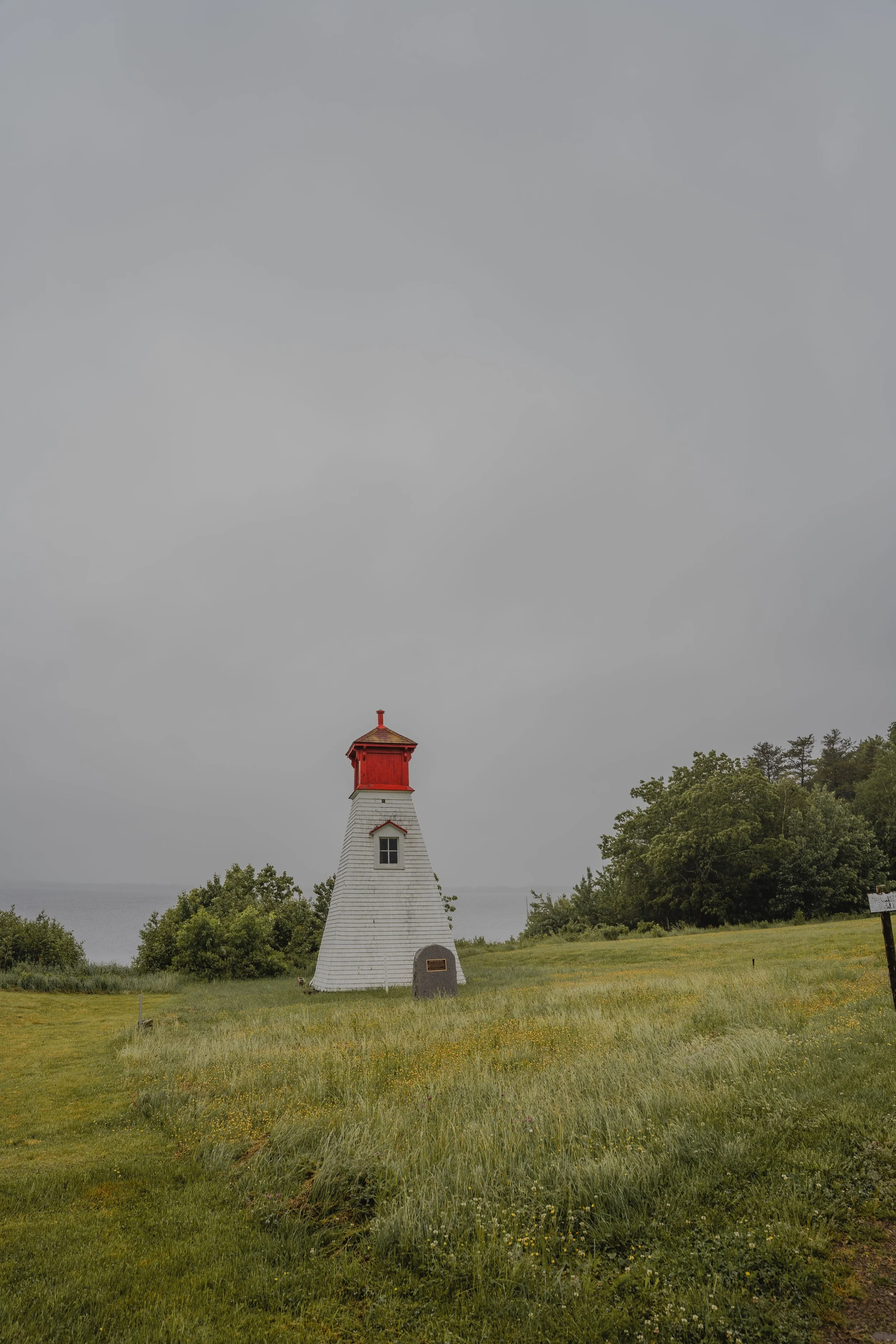 [NB, Cambridge-Narrows] Hendry Farm Lighthouse — On va se promener?