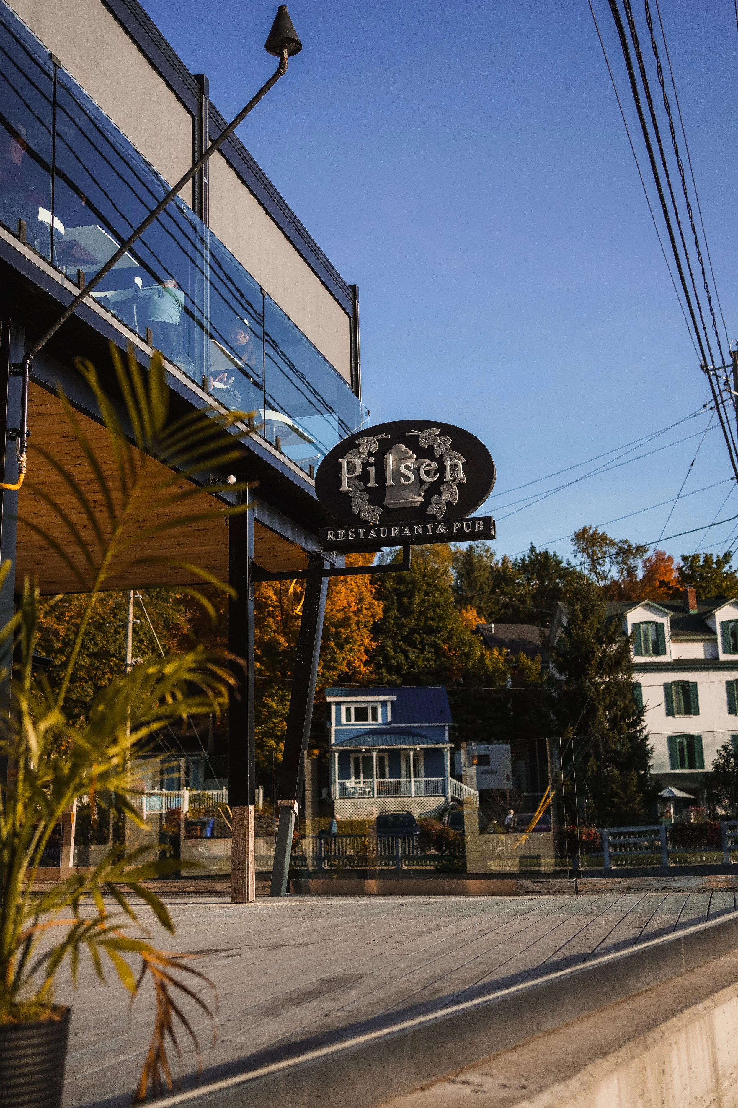 [Estrie, North Hatley] Pilsen Restaurant & Pub — On va se promener