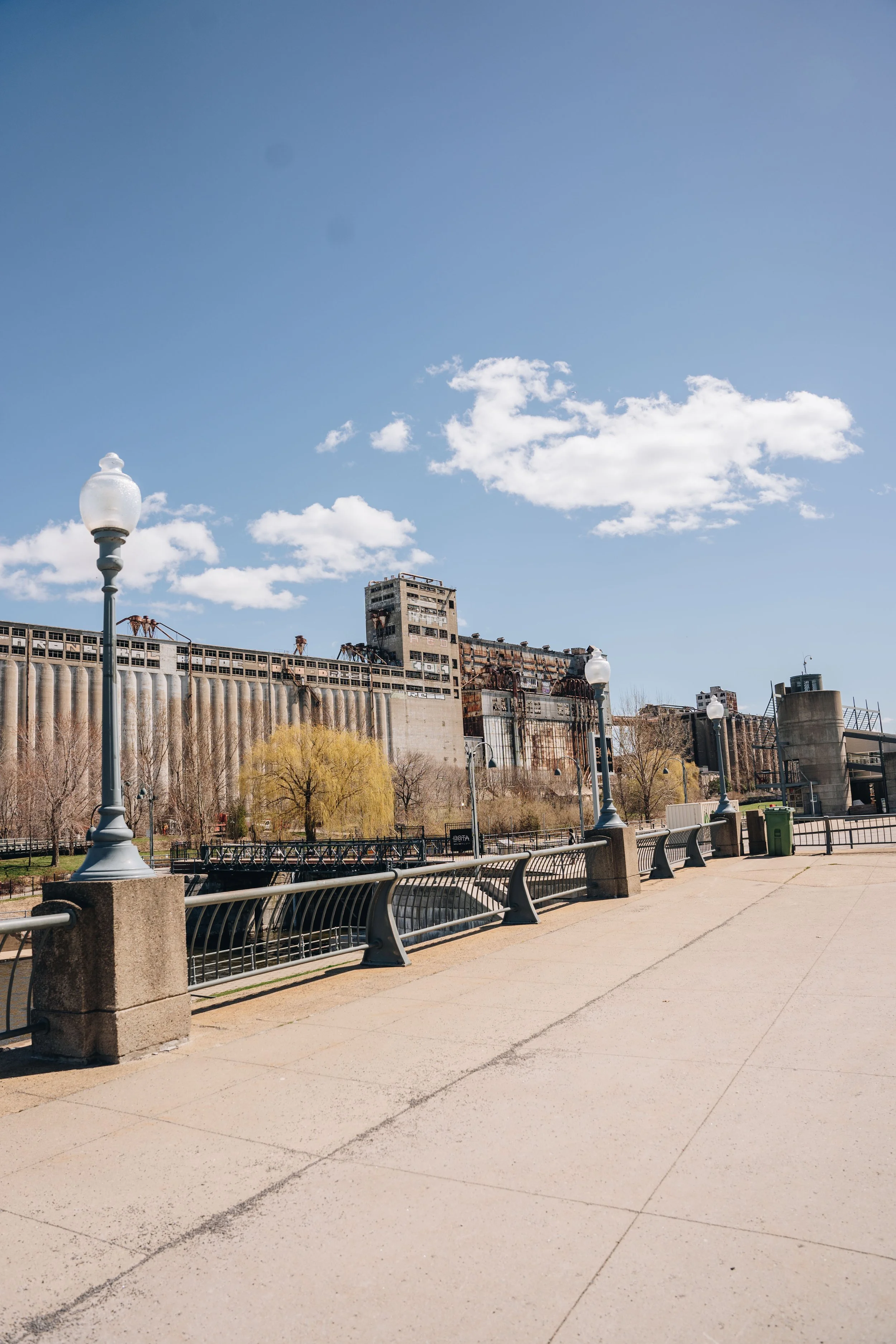 [MTL, Vieux-Montréal] Écluses du Vieux-Port, Place du génie, Promenade ...