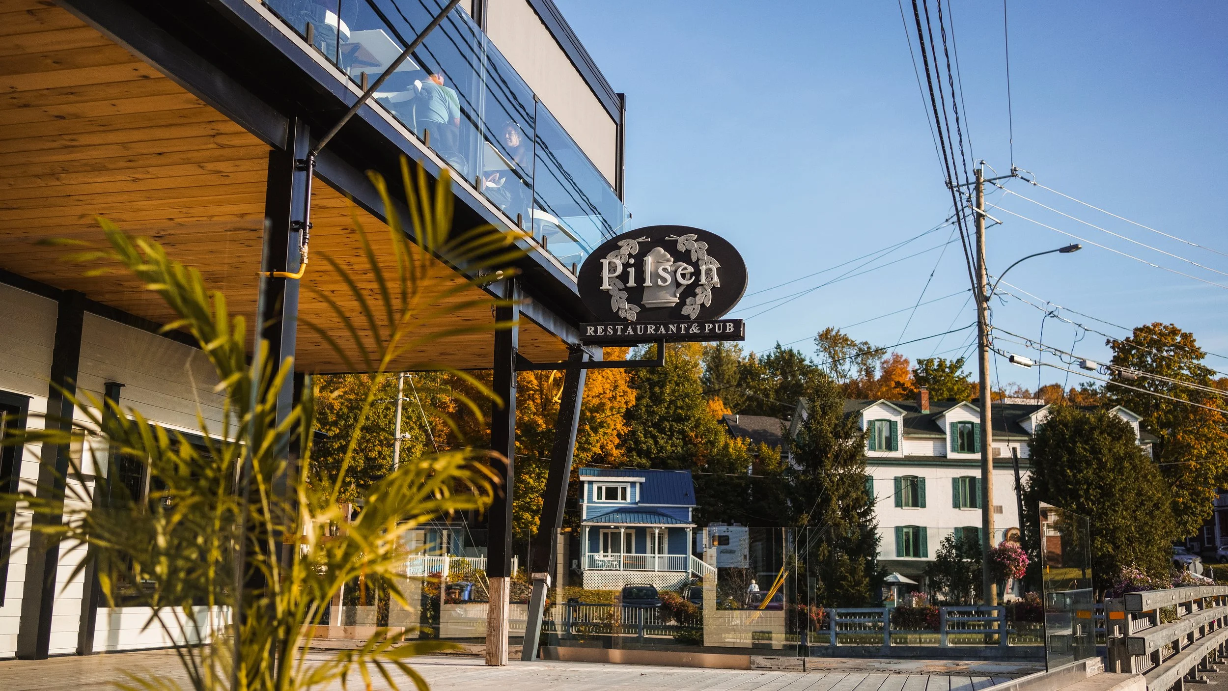 [Estrie, North Hatley] Pilsen Restaurant & Pub — On va se promener