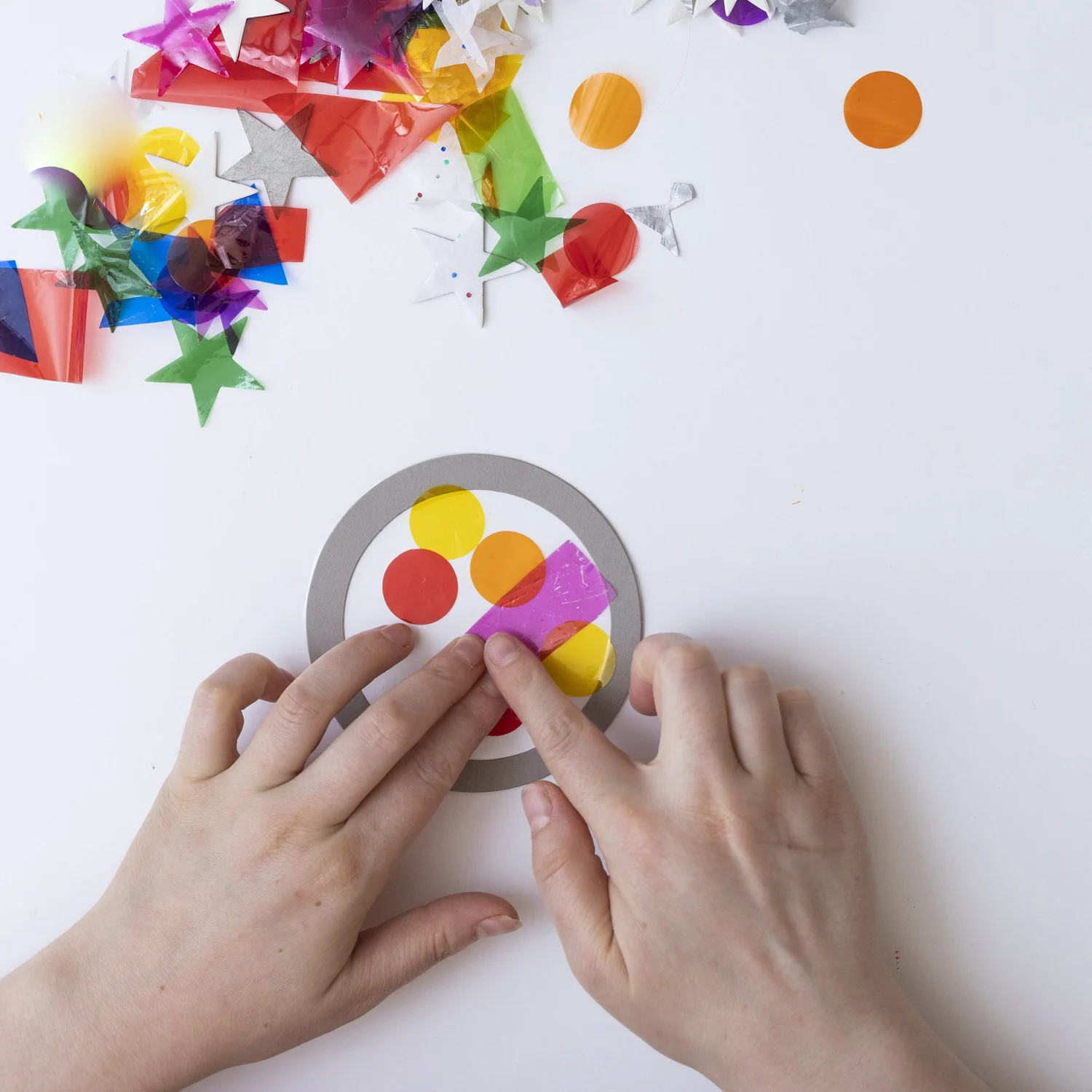 DIY Suncatcher — Minni