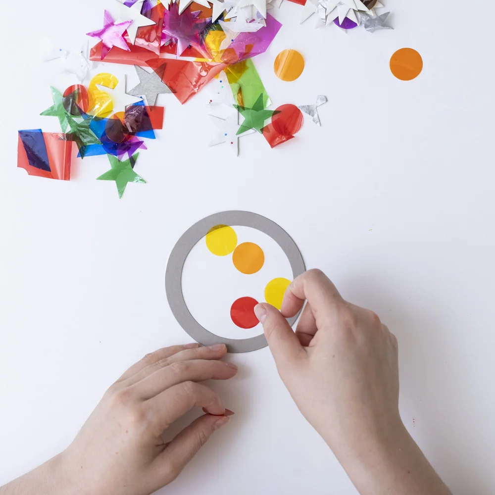 DIY Suncatcher — Minni