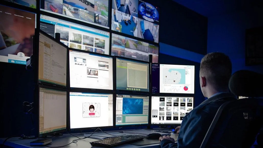 Best Lone Worker Devices and Solutions 2024 | Safepoint Lone worker ...