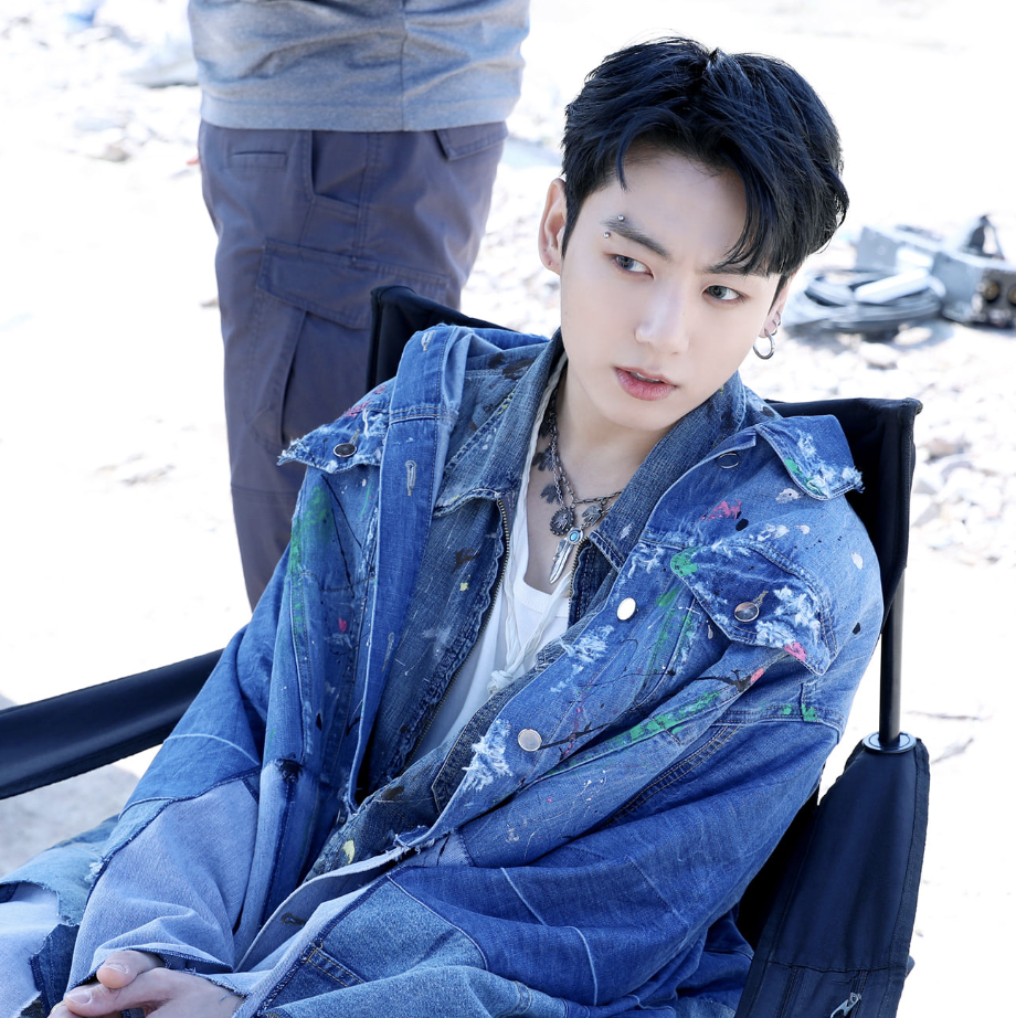 Jung Kook Becomes The Fastest K Pop Soloist To Surpass 2 Billion
