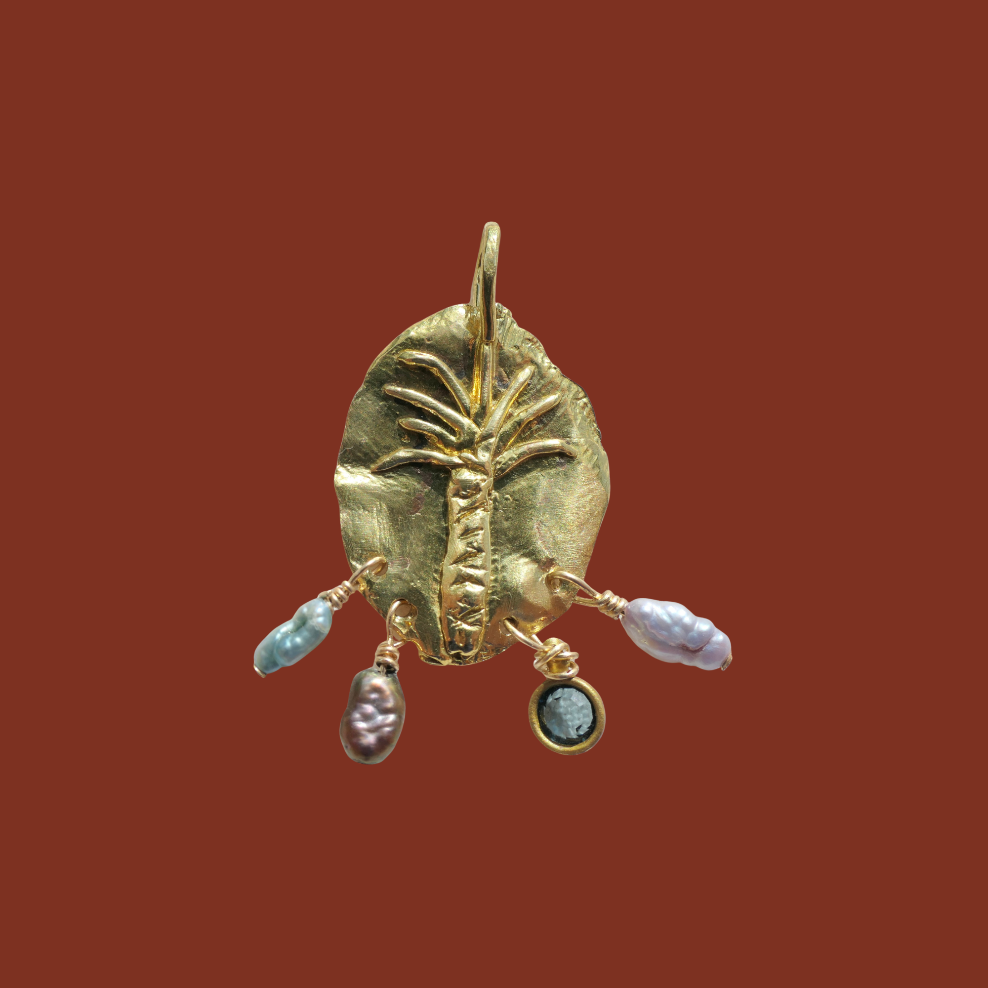 Venus Amulet - Golden Brass — Musée Roo