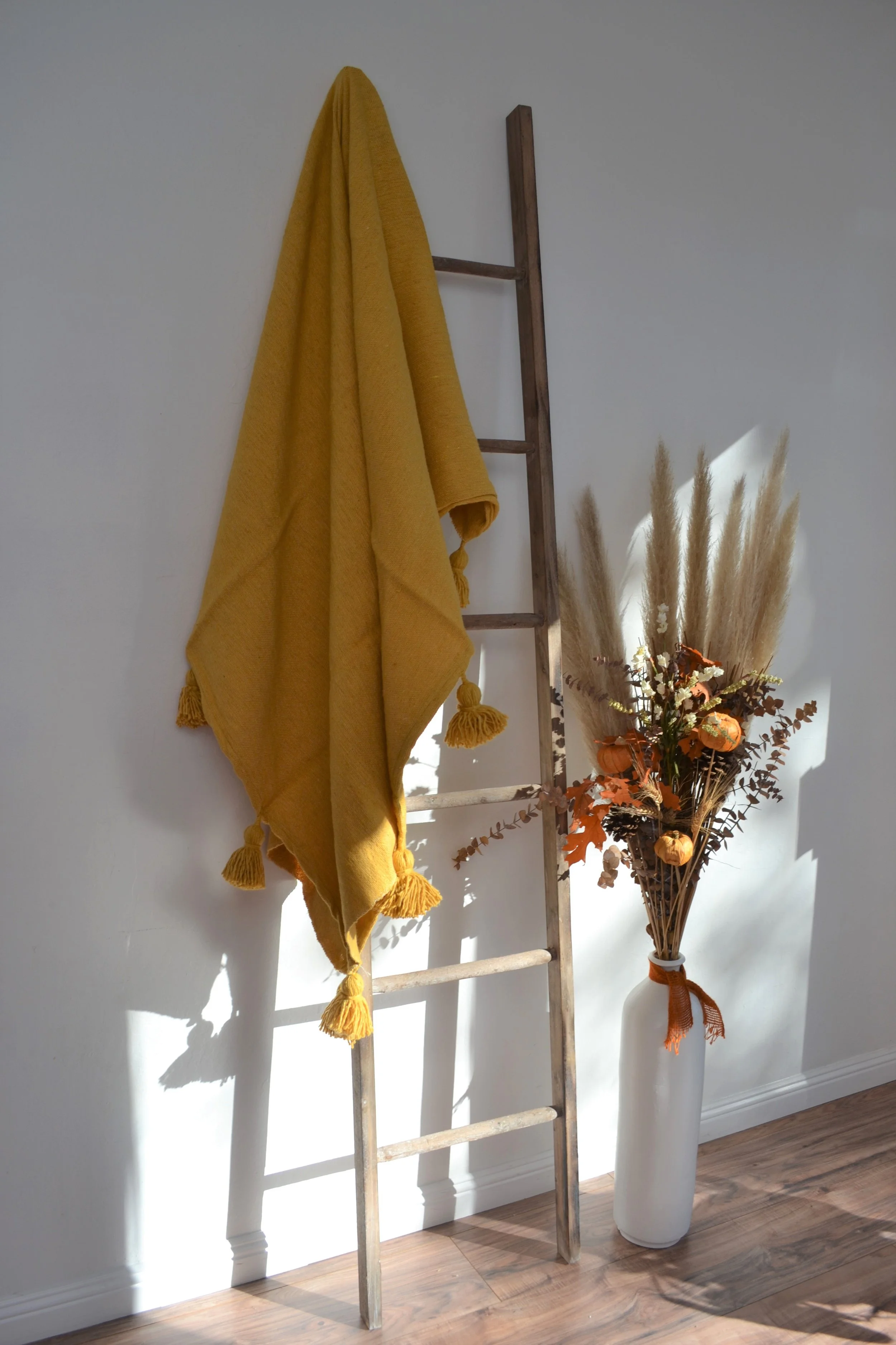 Moroccan Pom Pom Blanket — Maco Decor