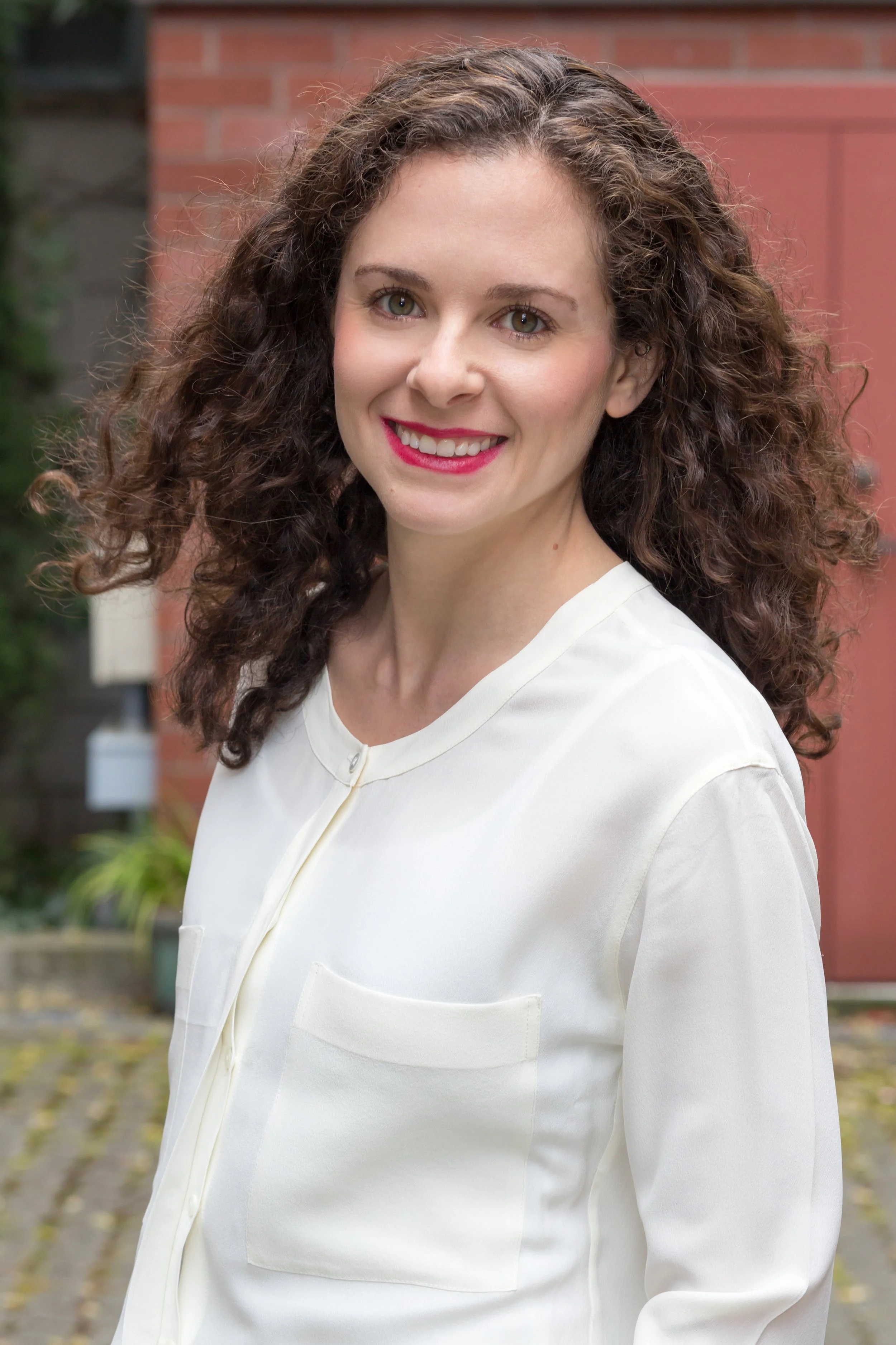 About Anna Katz, writer & editor