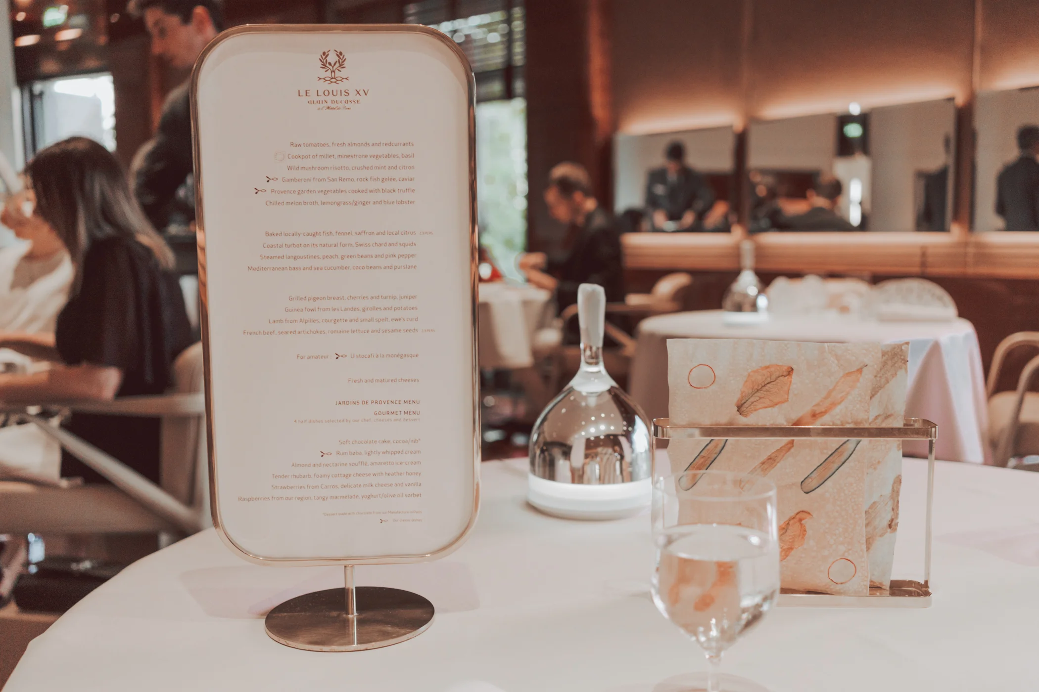 3 Michelin Stars Restaurant - Alain Ducasse Le Louis XV in à l’Hôtel de ...