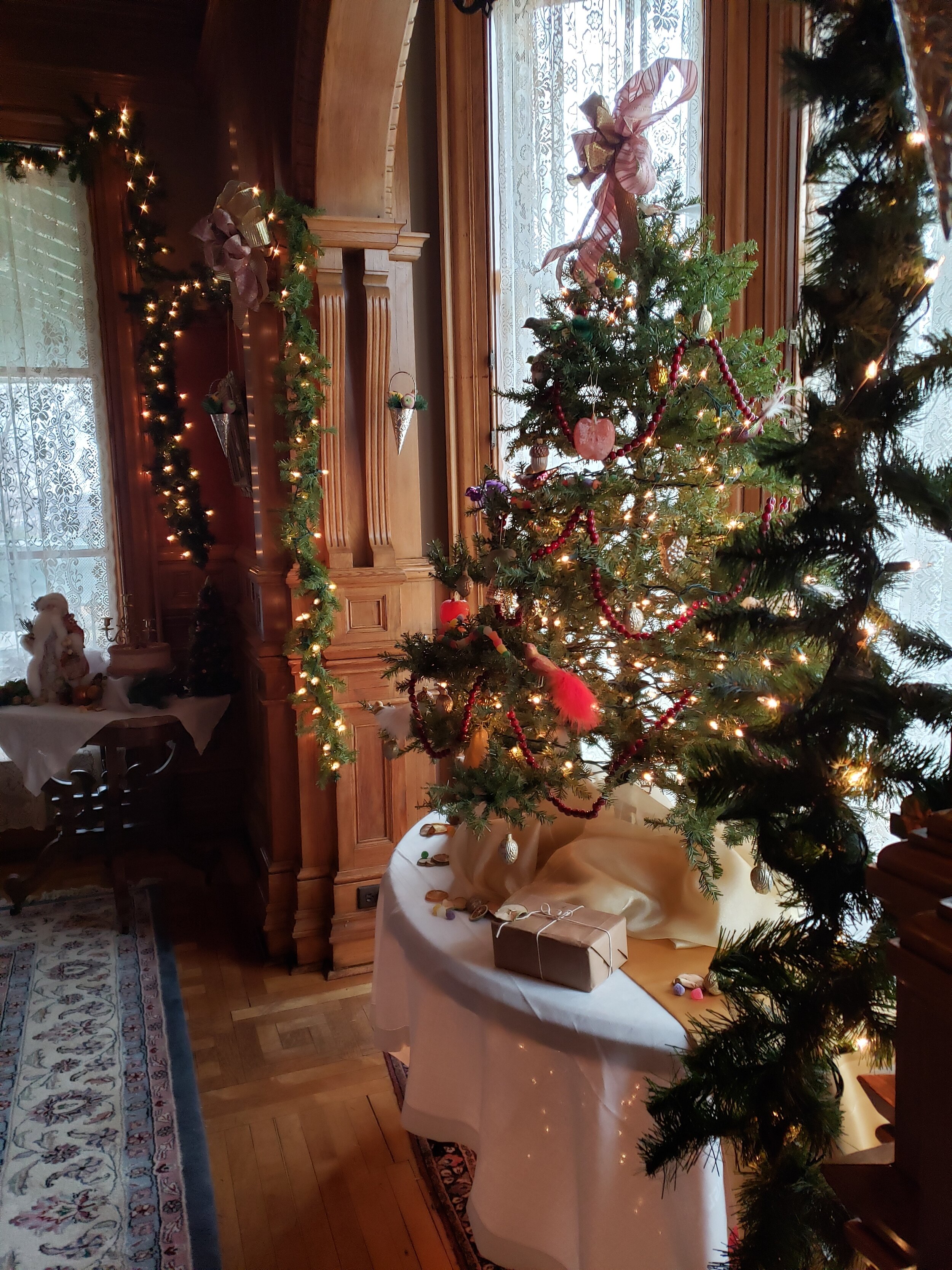 Traditional Victorian Christmas Decorations