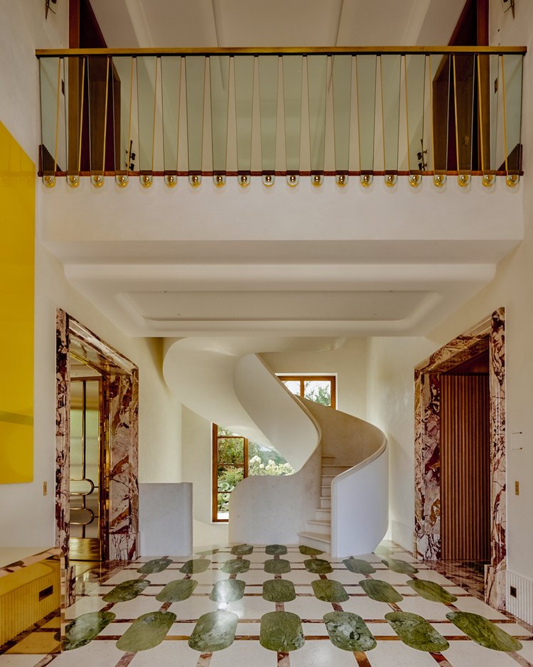 ST.TROPEZ — Peter Mikic