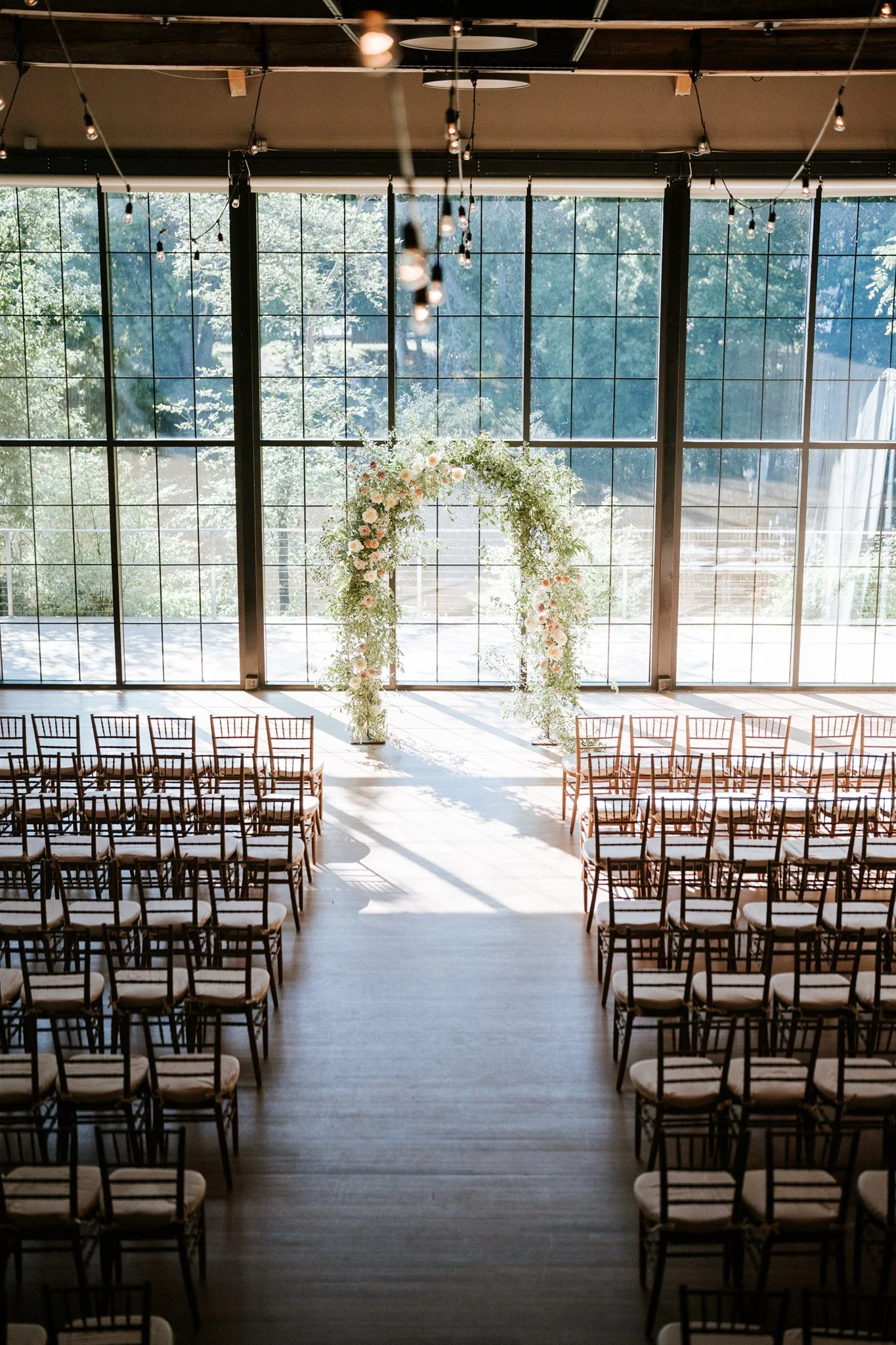 Roundhouse wedding 60 photos - Vianawedding.com