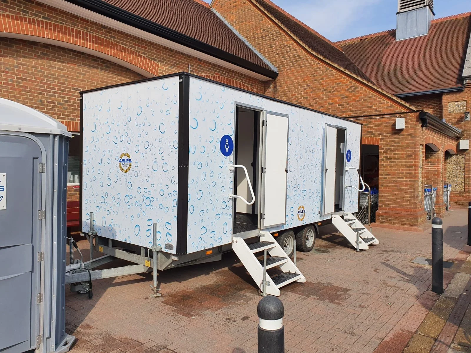 Asles - Toilet and Shower Hire - The Mobile Toilet Range
