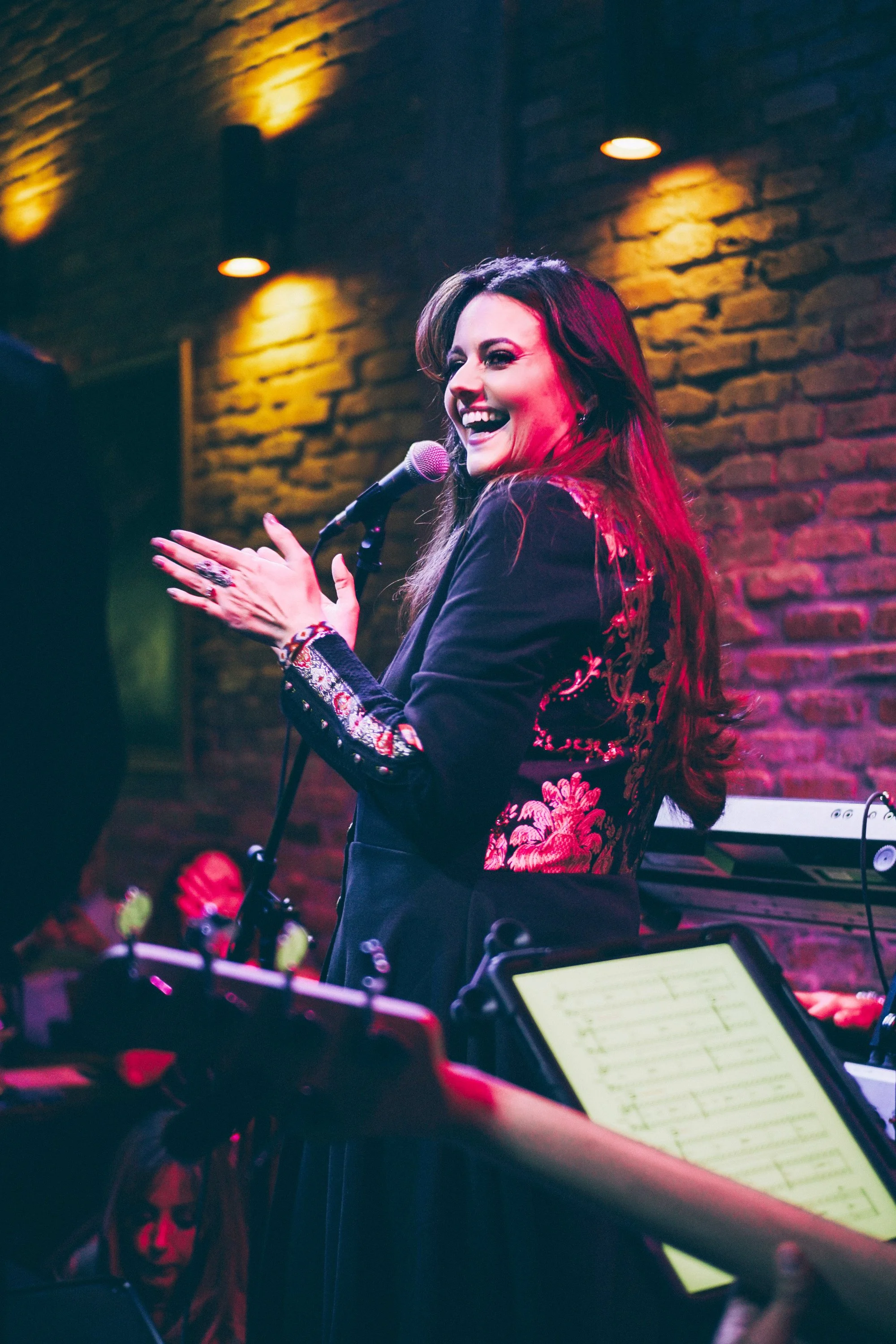 LA CANTAUTORA ANGIE BEINER LANZA ÁLBUM “QUIERO HACERLO BIEN” CON MASIVA ...