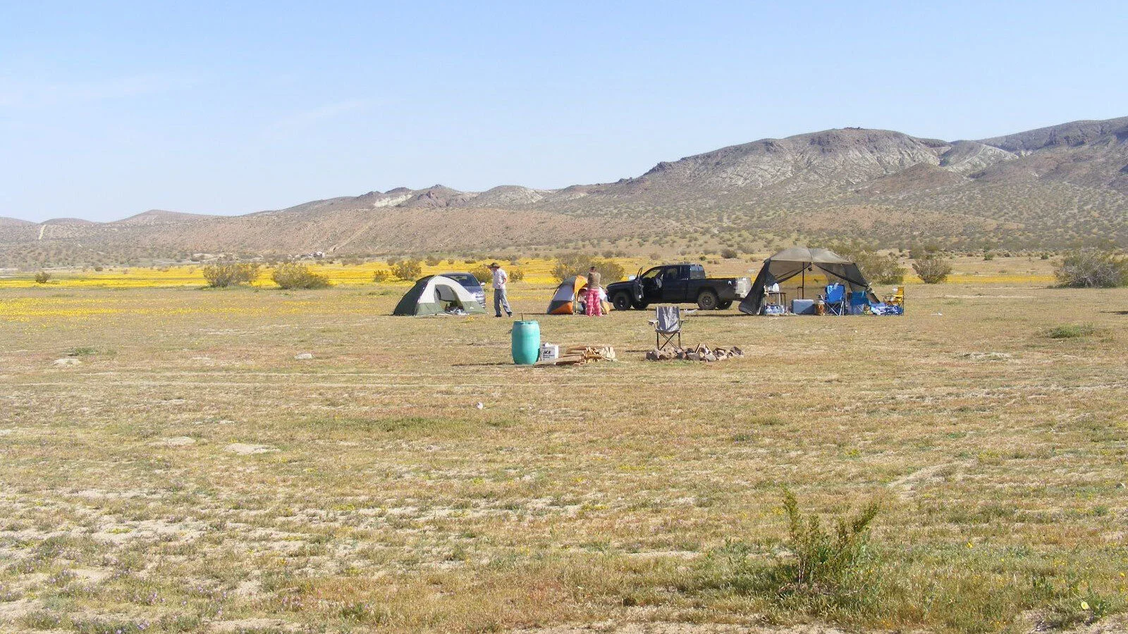 Tent camping essentials for StressLess Camping