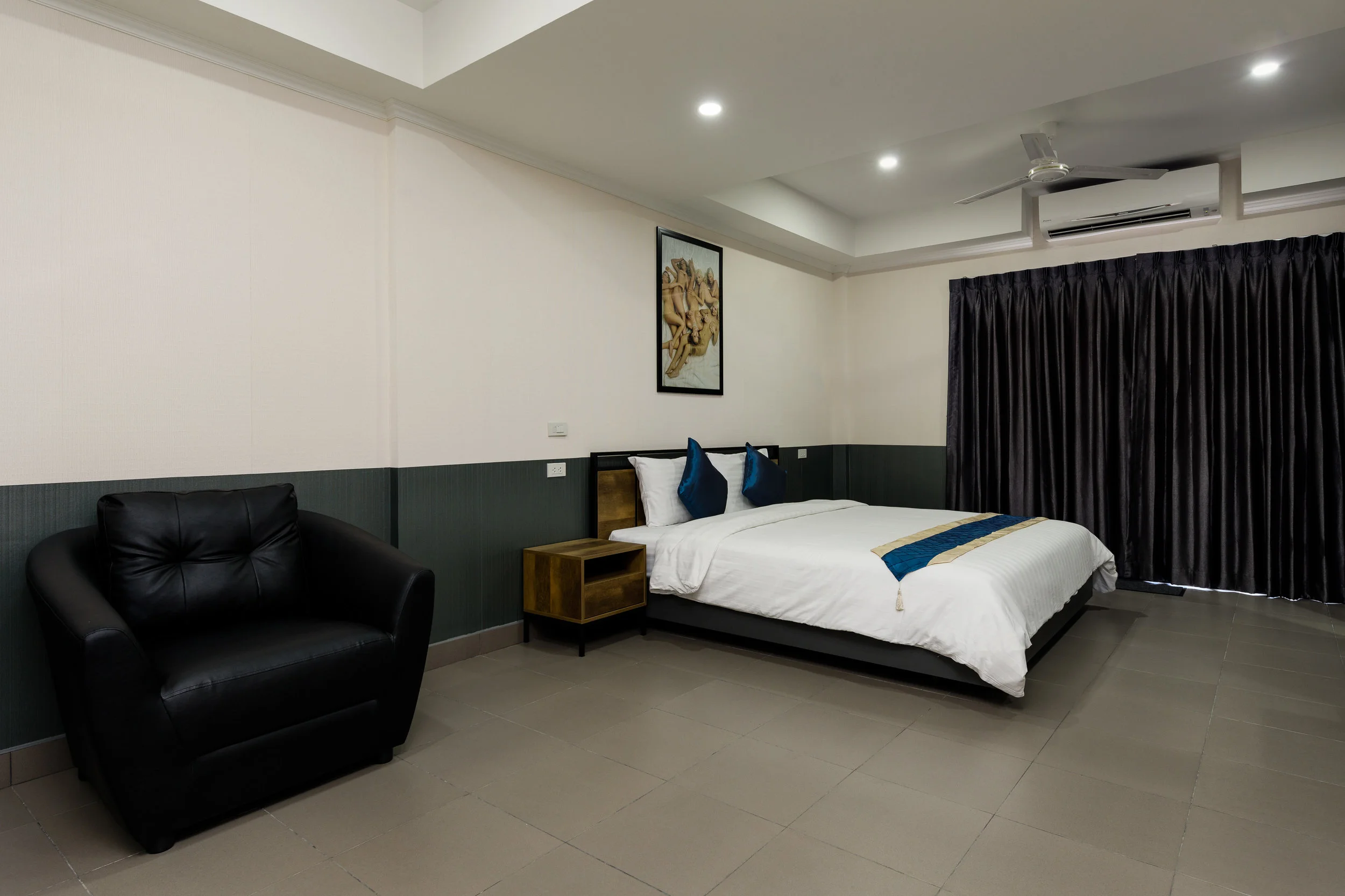 Hotel Rooms | The Classroom Hotel Central Pattaya Hotel Rooms — The ...
