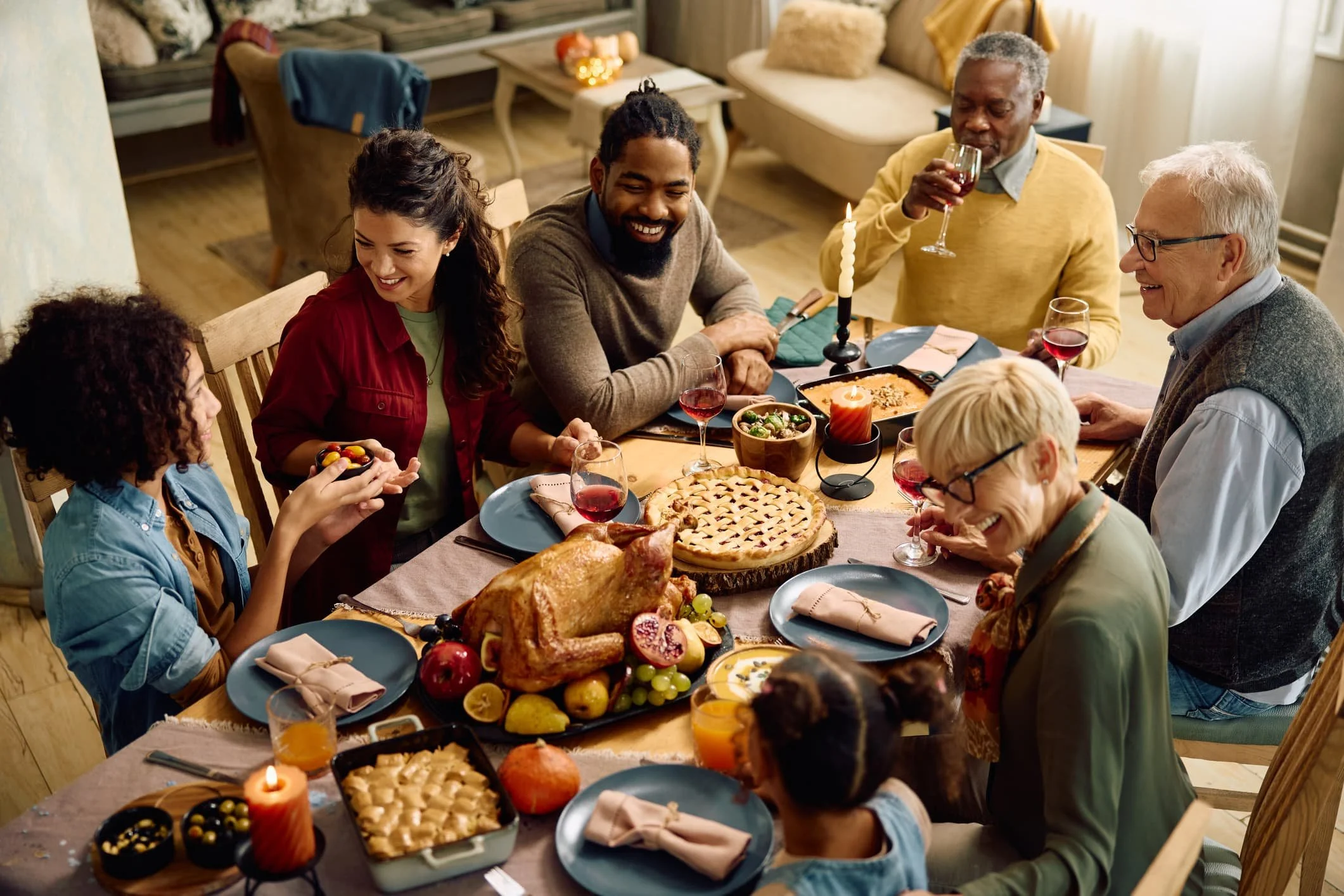 4 Cheerful Conversation Topics for Thanksgiving Dinner