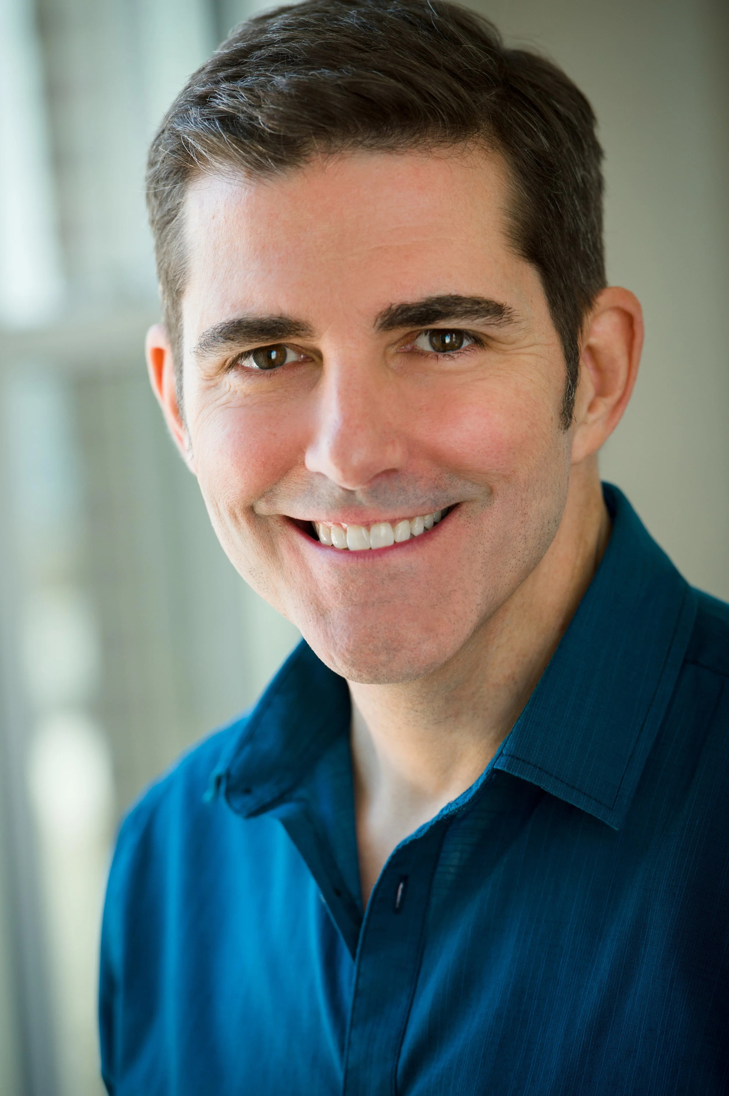 Headshots — Robert Gomes