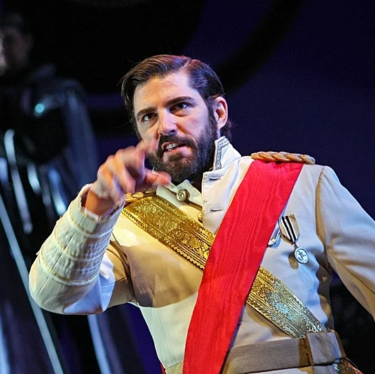 Pics / Reviews — Robert Gomes