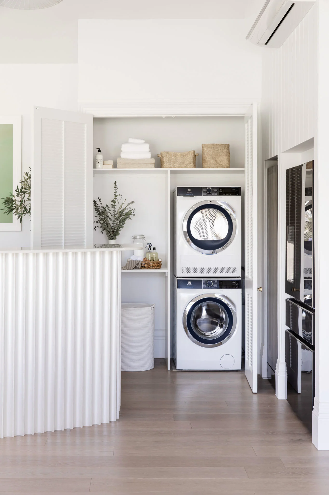 GET THE LOOK - POOL HOUSE KITCHEN & LAUNDRY - HOUSE 13 — THREE BIRDS ...